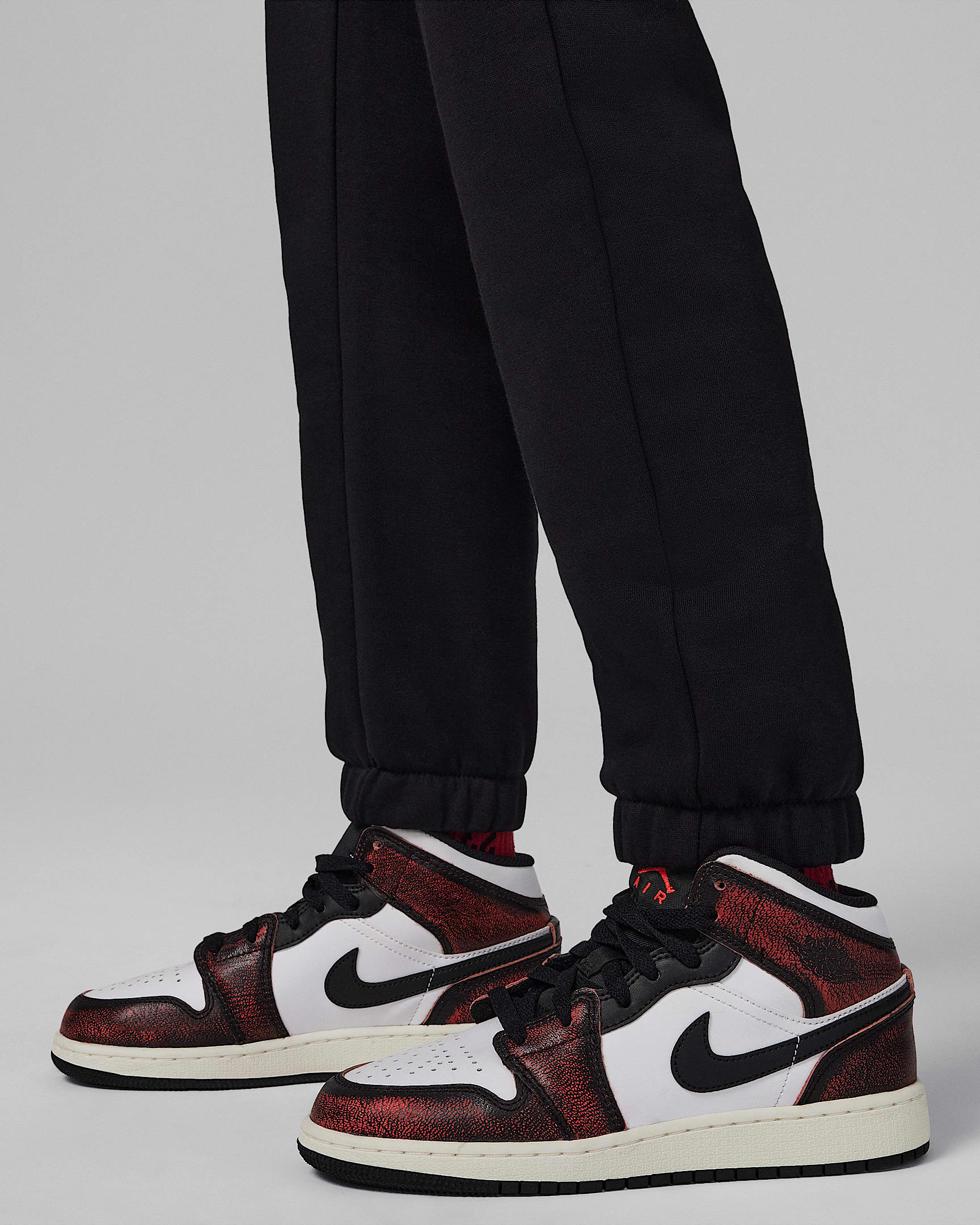 Jordan Brooklyn Essentials Older Kids' Trousers. Nike UK