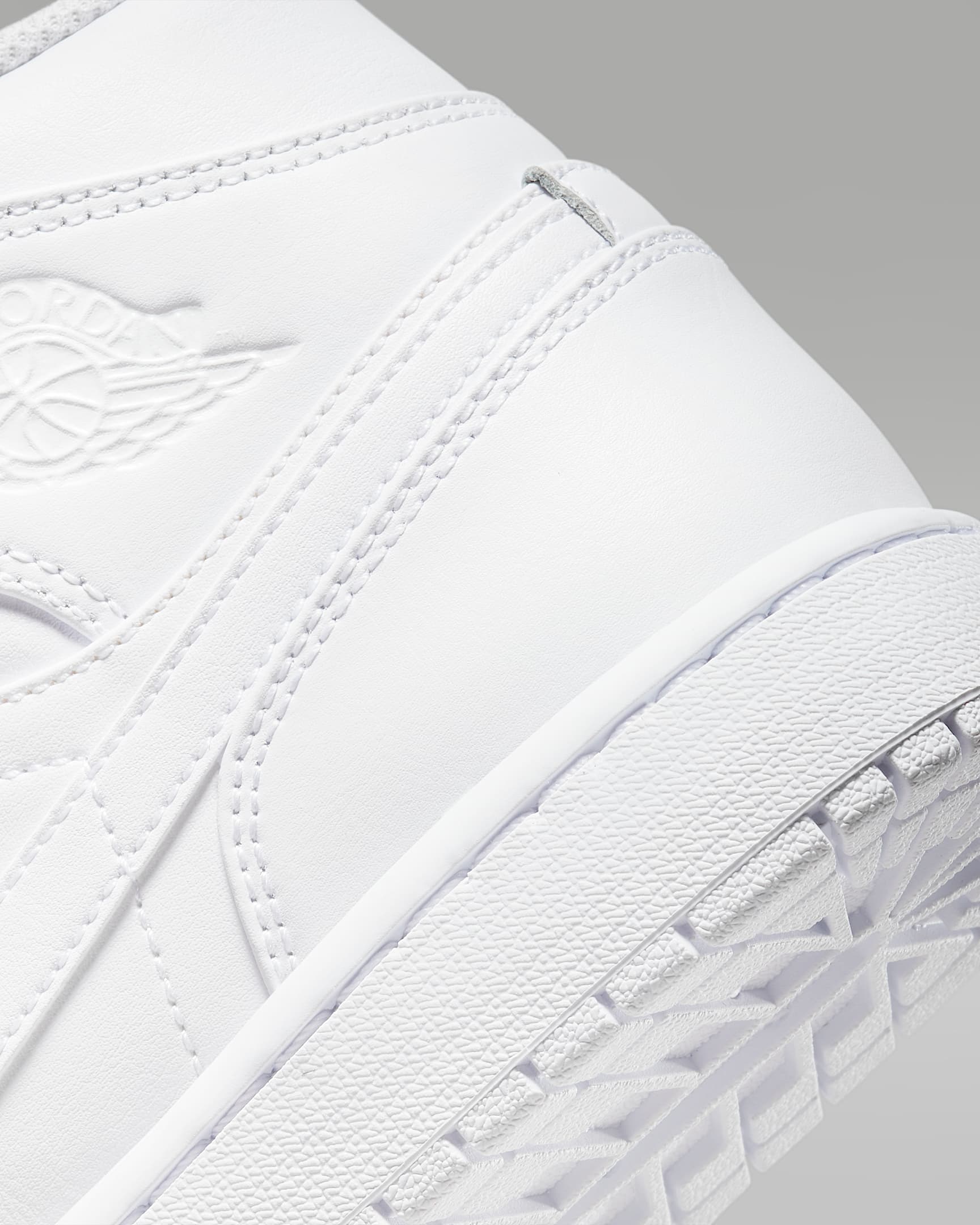 Air Jordan 1 Mid Shoes. Nike UK