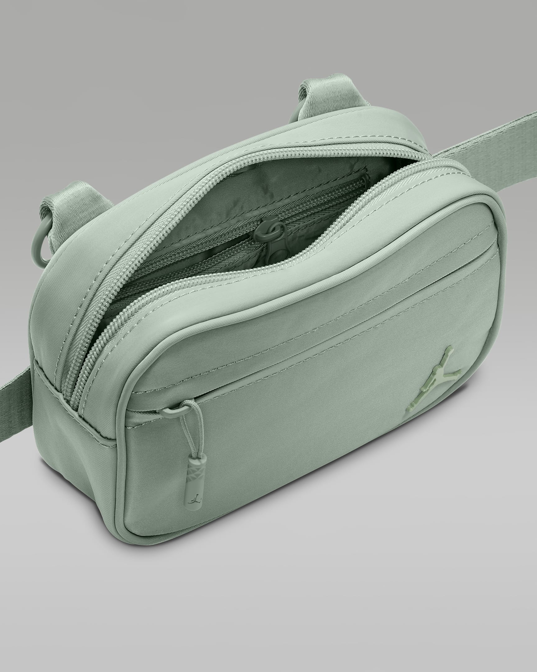 Jordan Alpha Camera Bag (1L). Nike IE