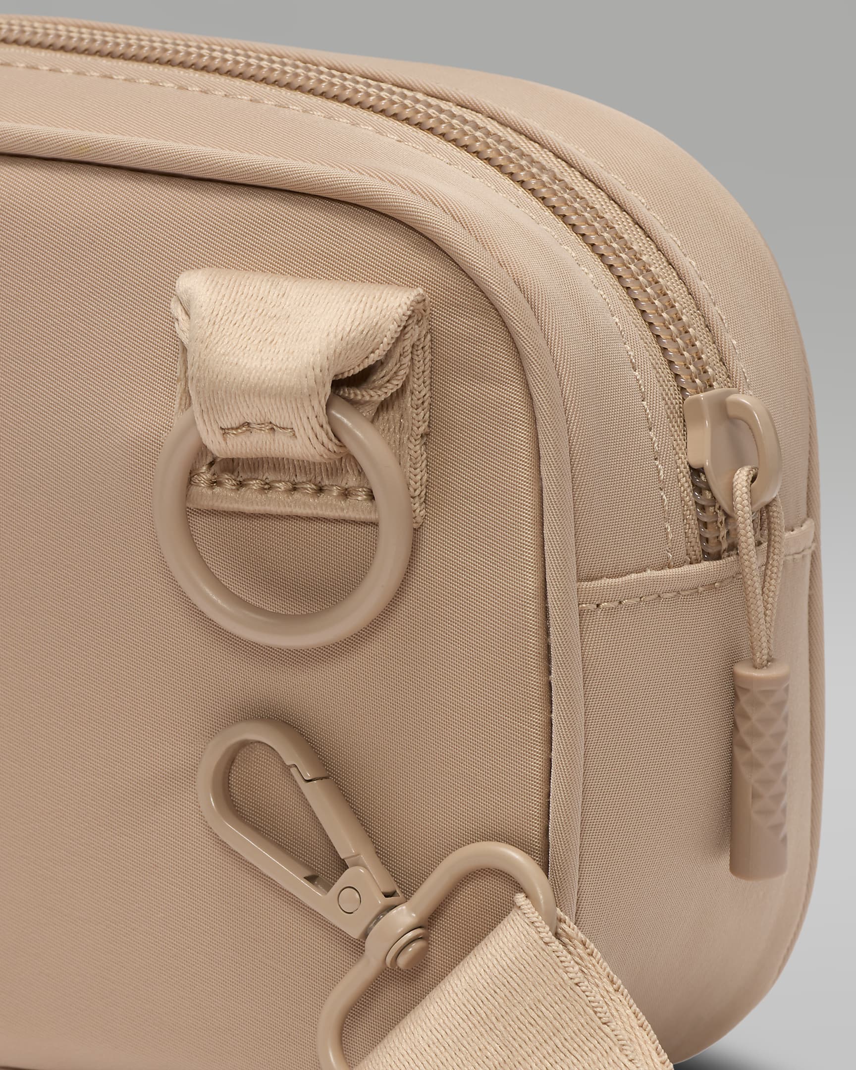 Jordan Alpha Camera Bag (1L). Nike IE