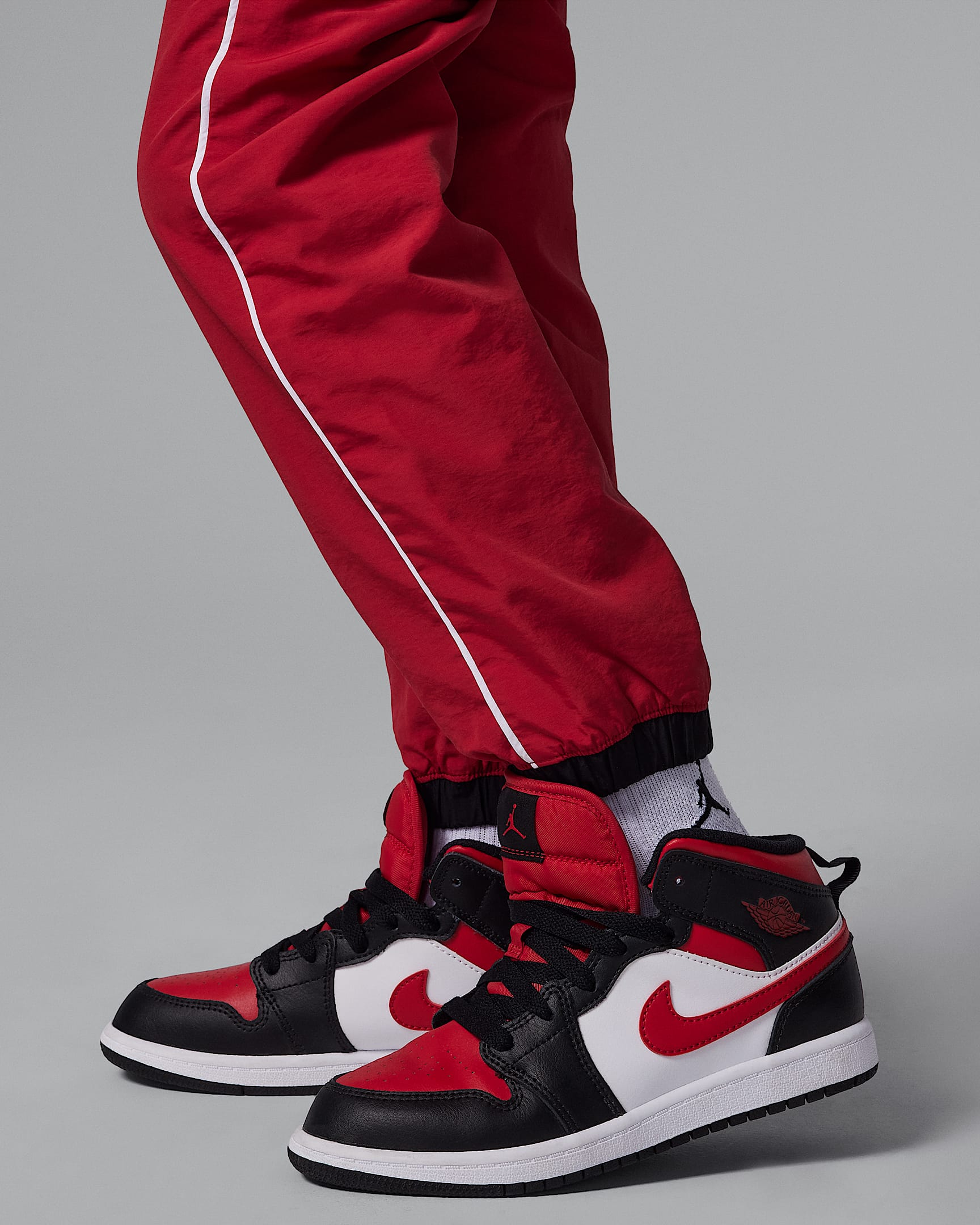 Jordan Little Kids' 2-Piece Windbreaker Piping Set. Nike.com