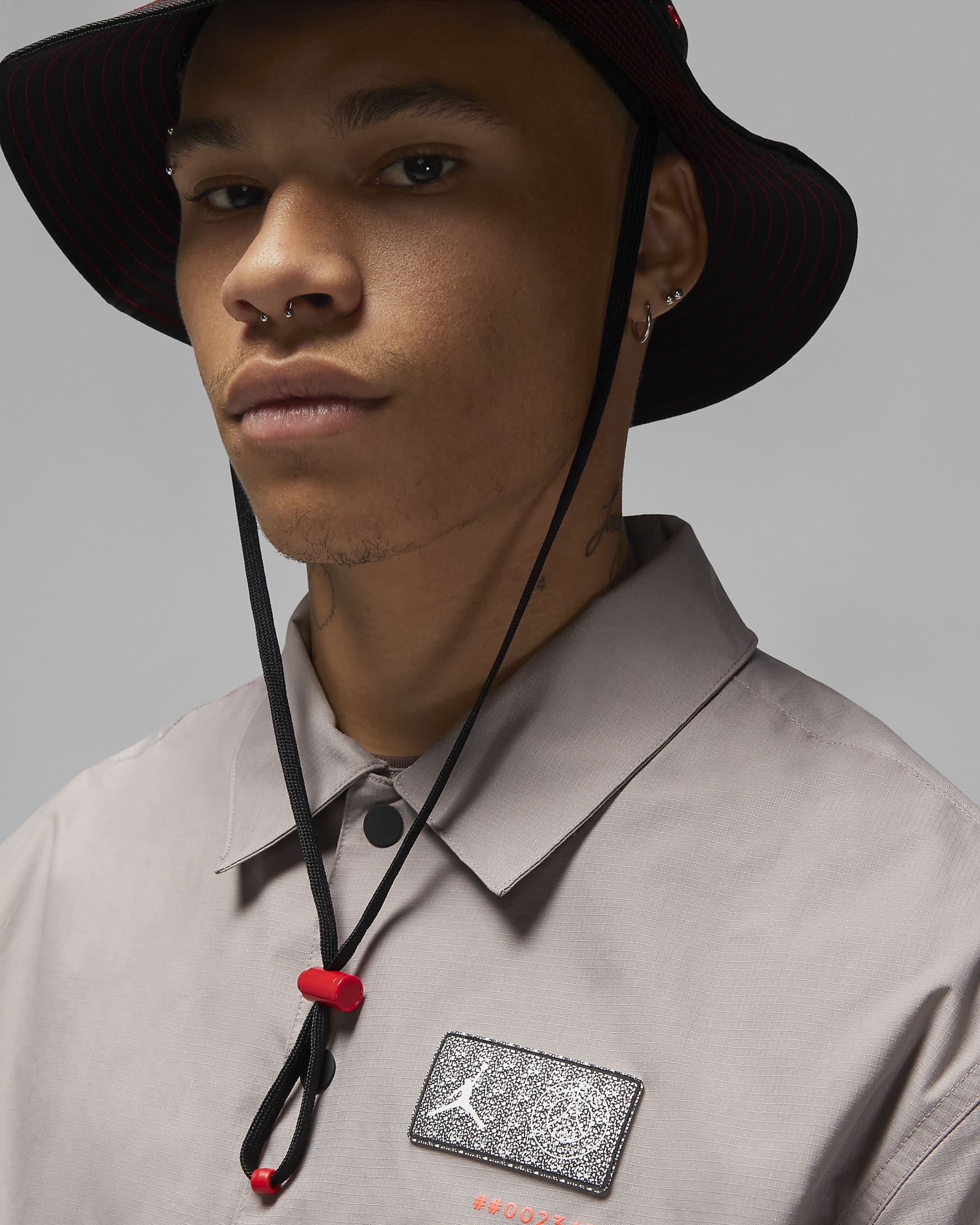 Paris Saint-Germain Men's Woven Jacket. Nike BE