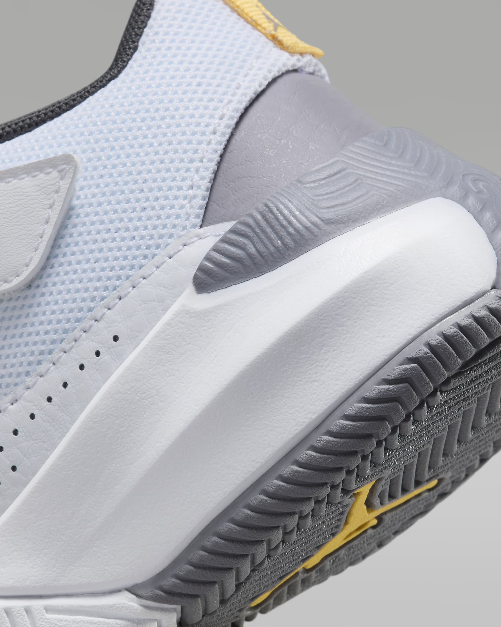 Jordan Stay Loyal 2 Younger Kids' Shoes. Nike LU