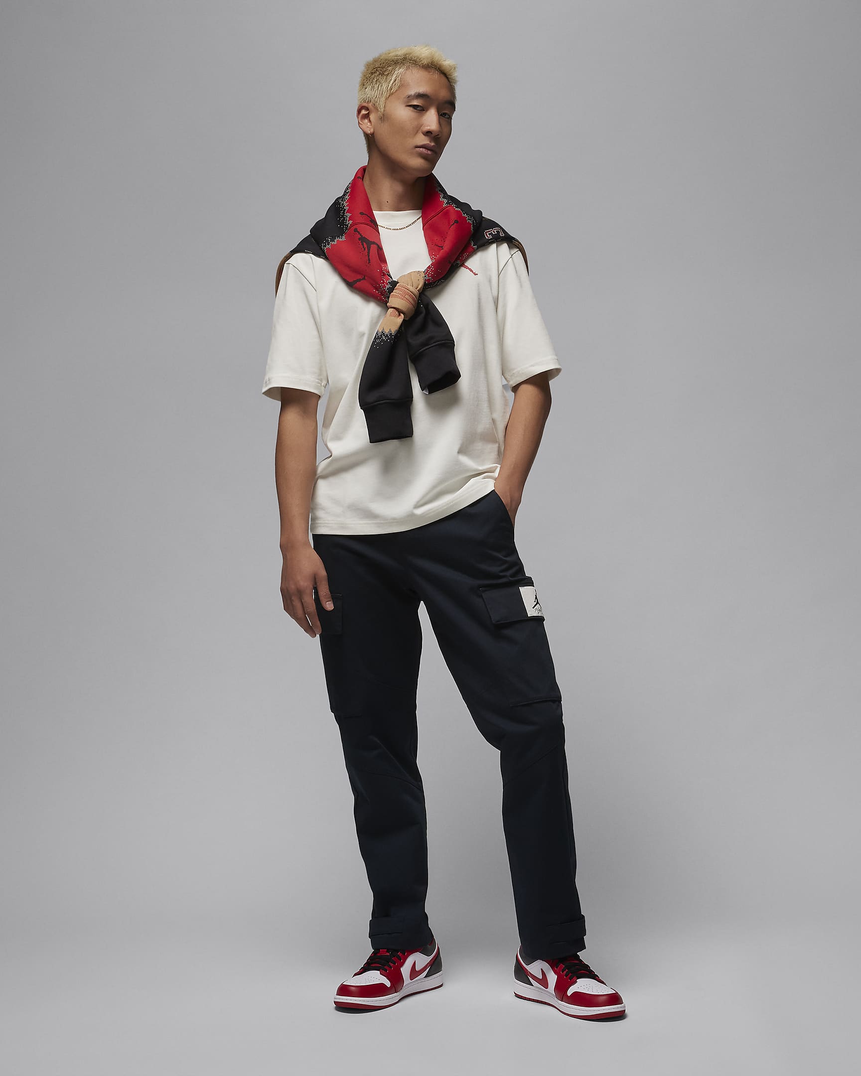 Playera Jordan Essentials Holiday. Nike.com