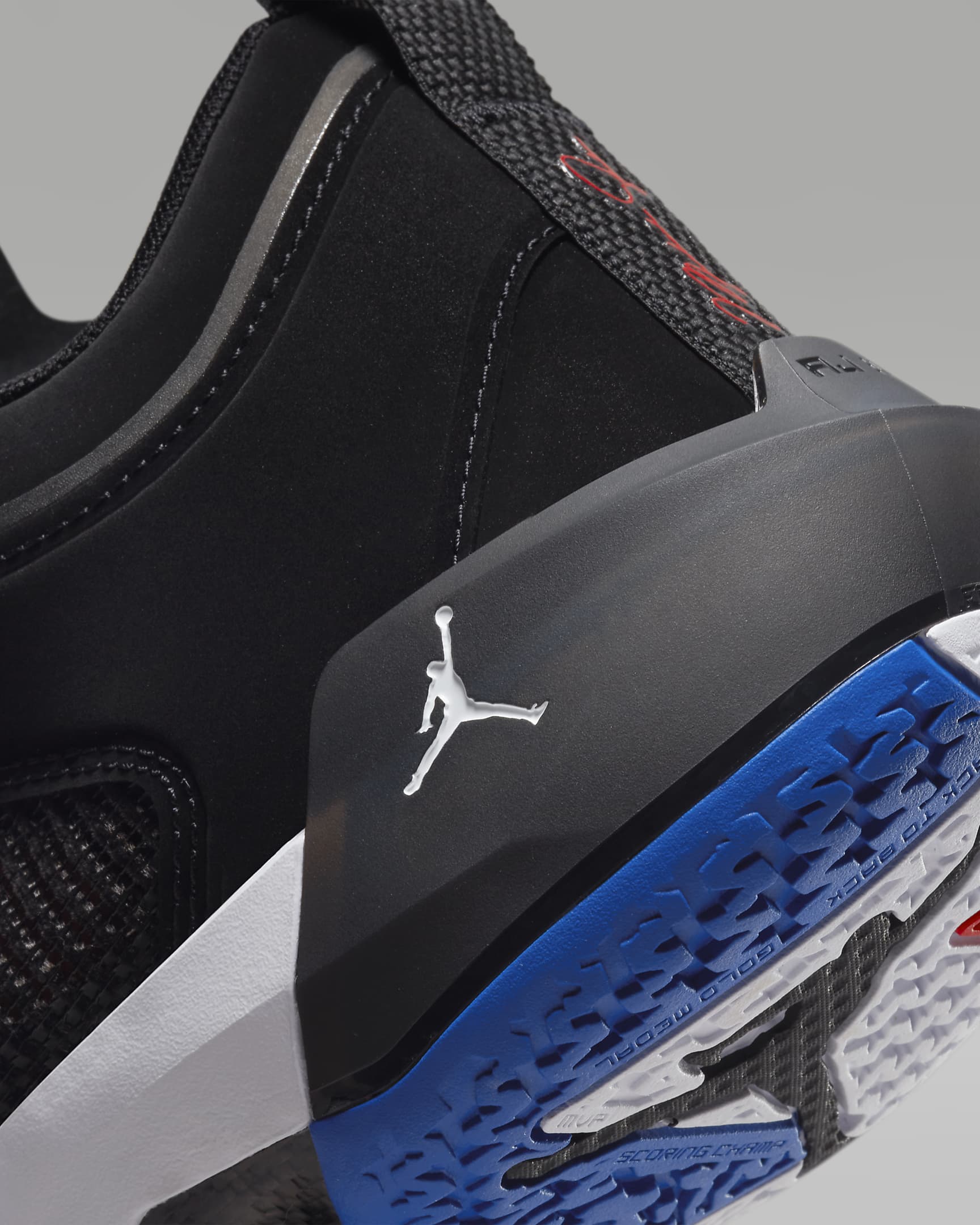 Air Jordan XXXVII Low Basketball Shoes. Nike SI
