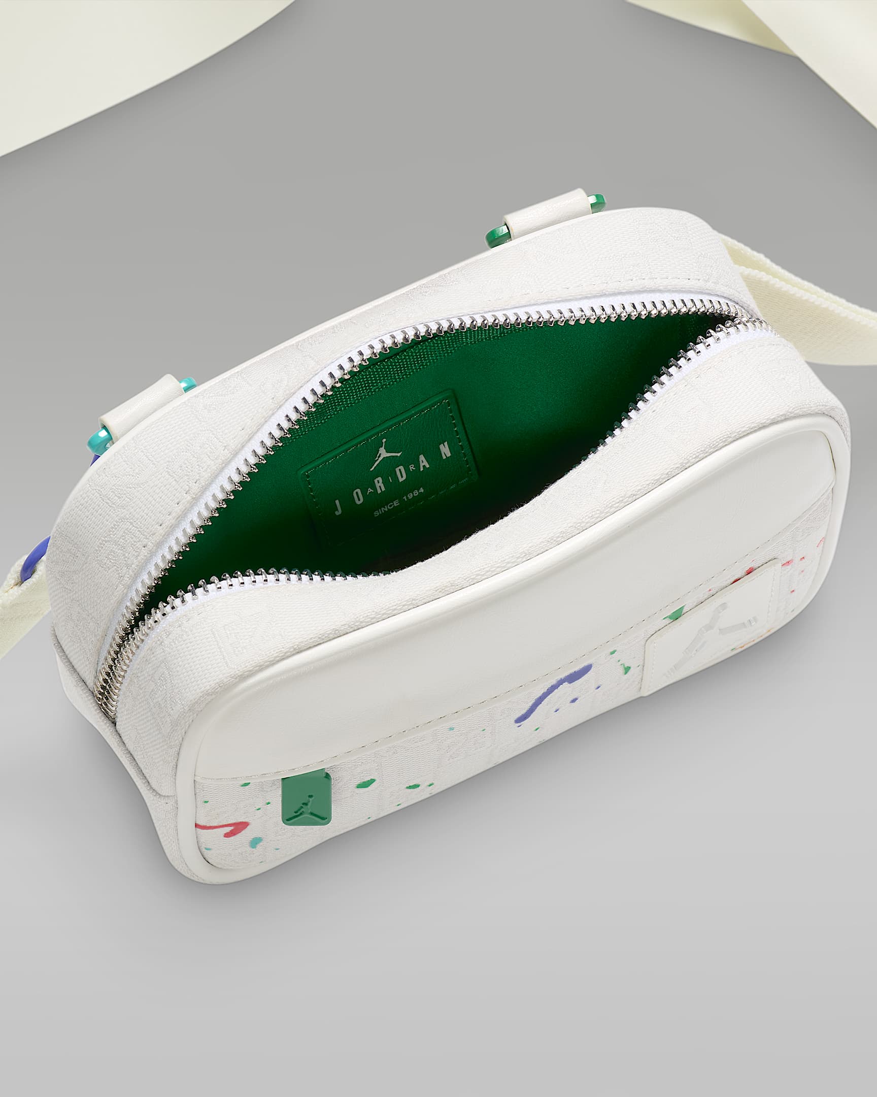 Jordan 23 Monogram Camera Bag (1.5L). Nike CZ