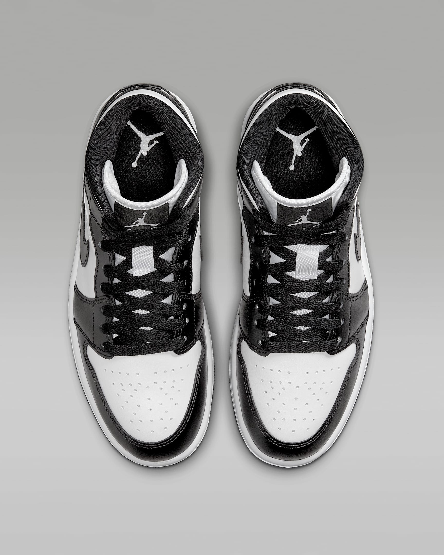 Air Jordan 1 Mid Women's Shoes. Nike BG