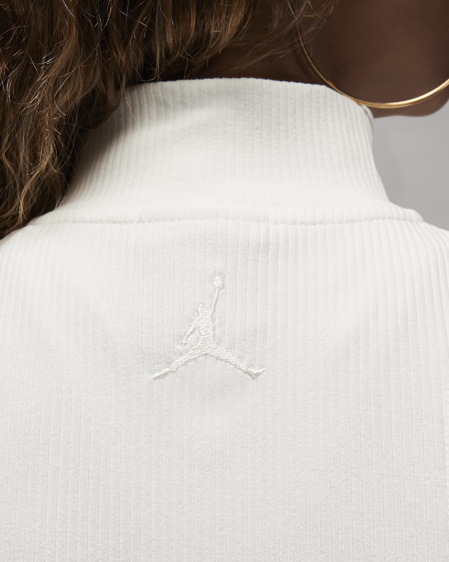 Jordan Women's Mock Neck Tank. Nike SI