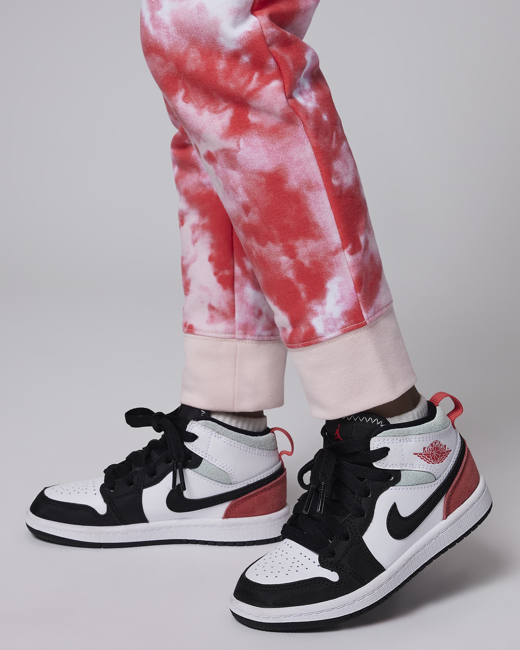 Jordan Younger Kids' Hoodie and Trousers Set. Nike UK