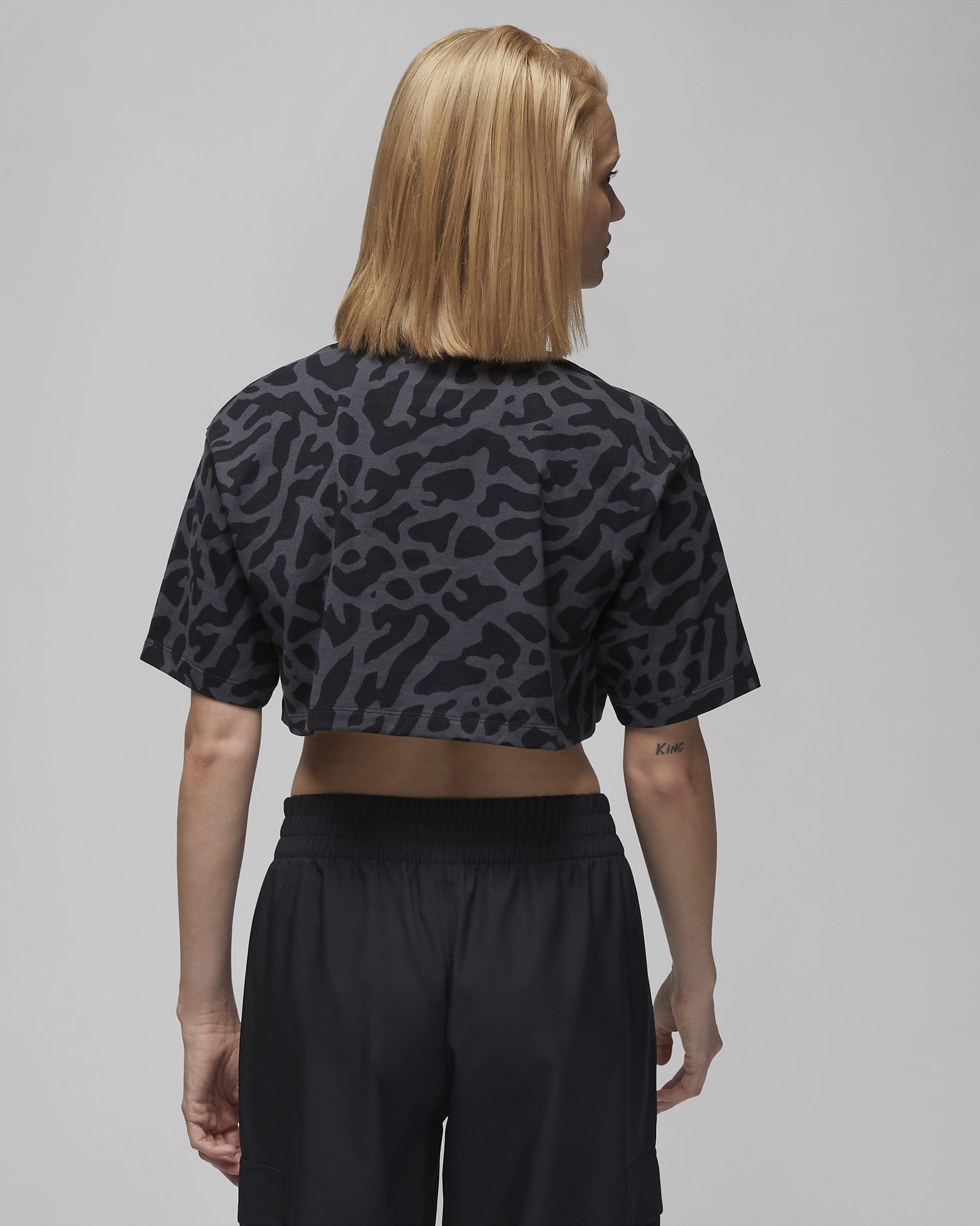 Jordan Cropped Graphic T-Shirt. Nike UK