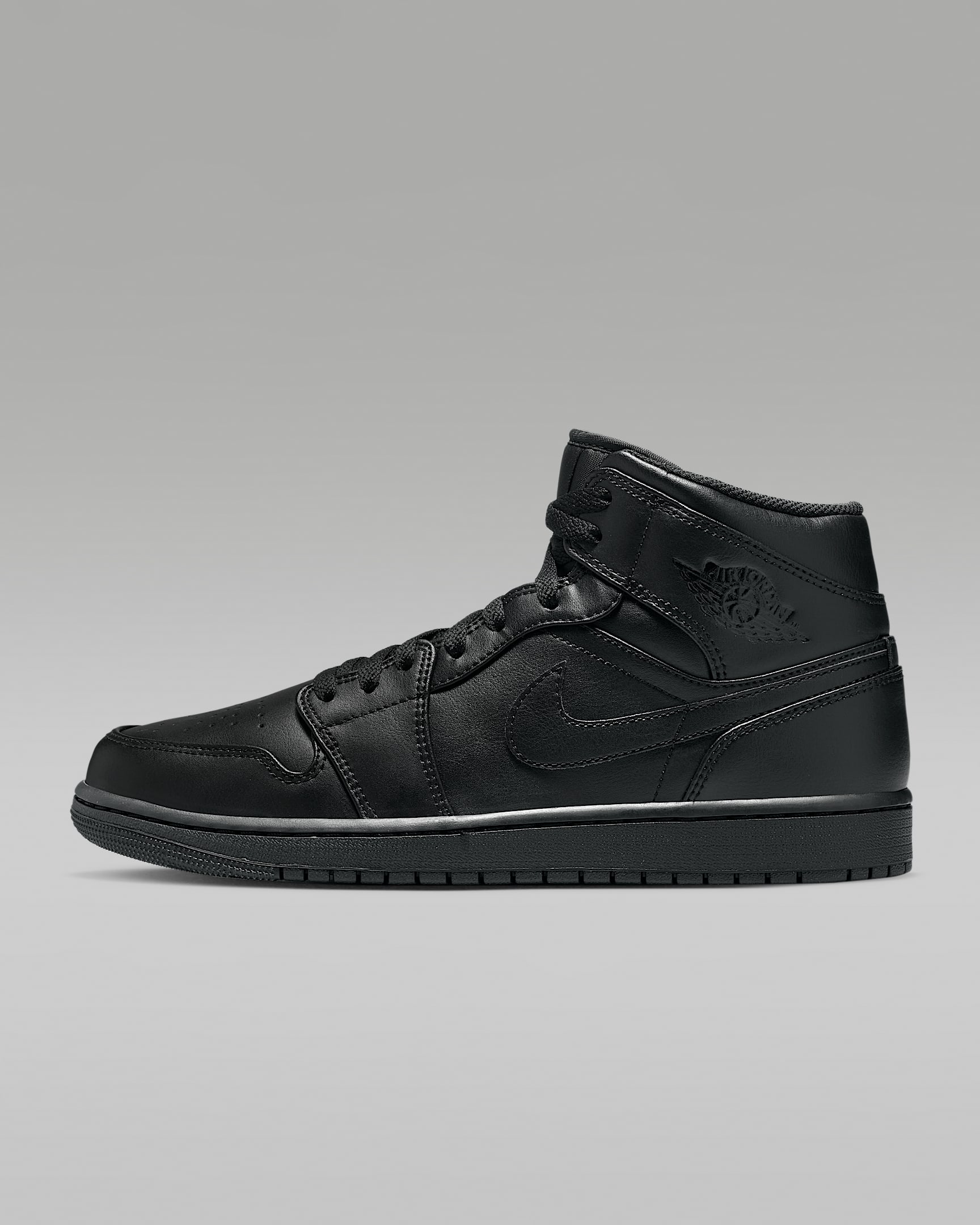 Air Jordan 1 Mid Shoes. Nike VN