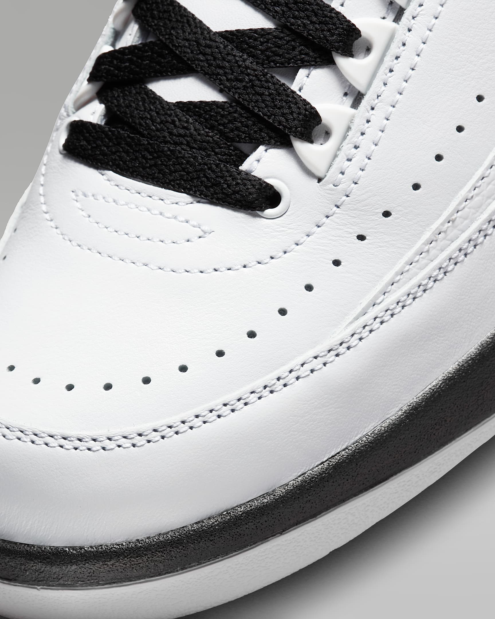 Air Jordan 2 Retro Men's Shoes. Nike BE