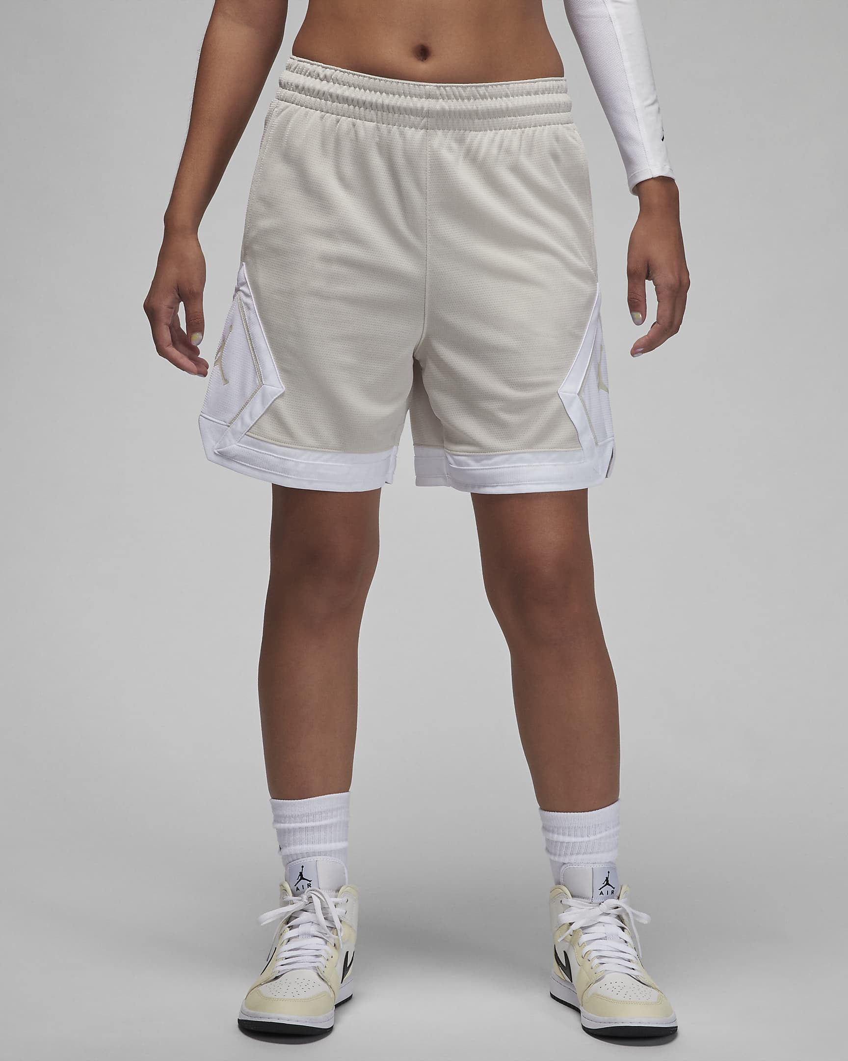 Jordan Sport Women's Diamond Shorts. Nike BG