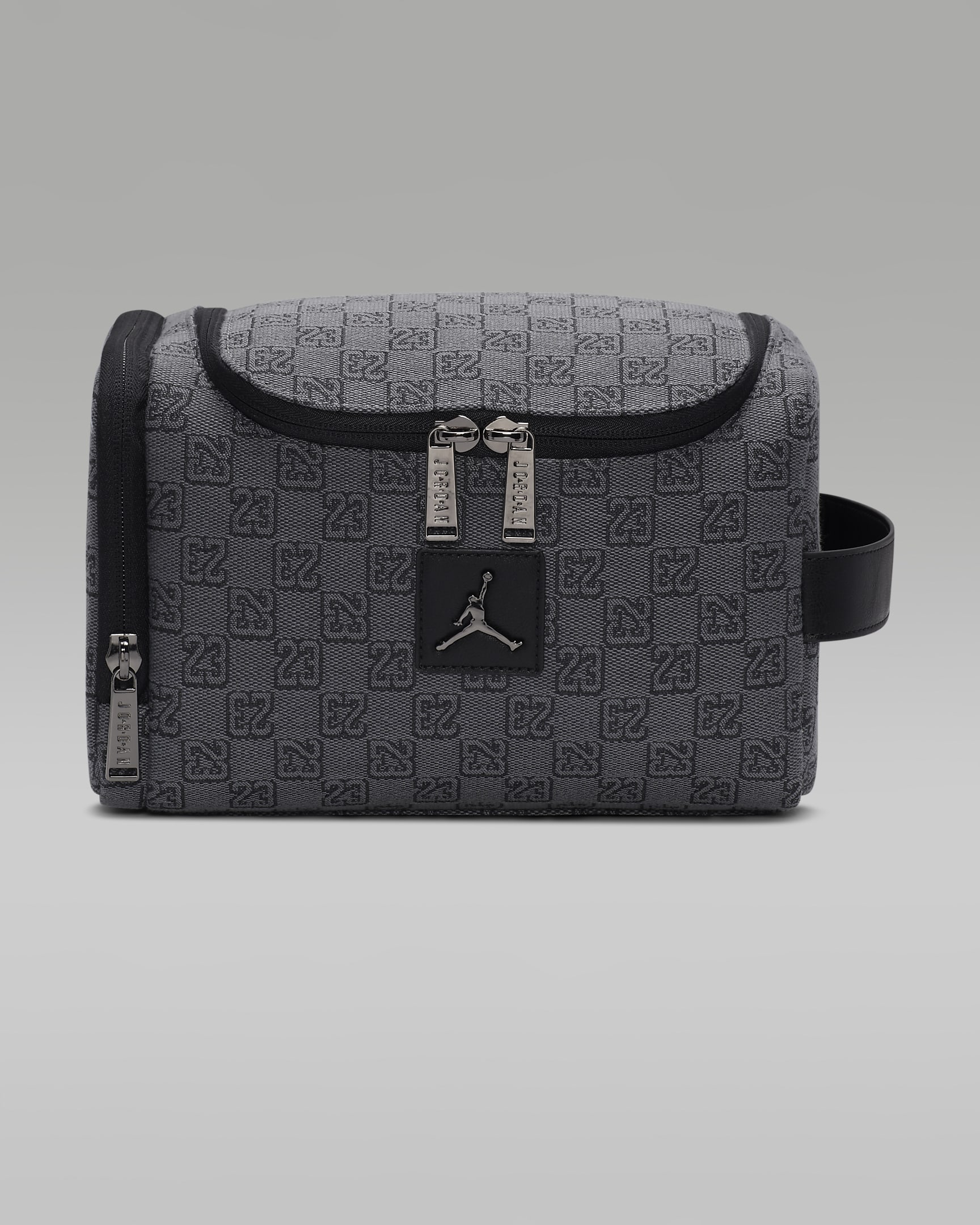 Jordan Monogram Dopp Kit (5.9L). Nike DK