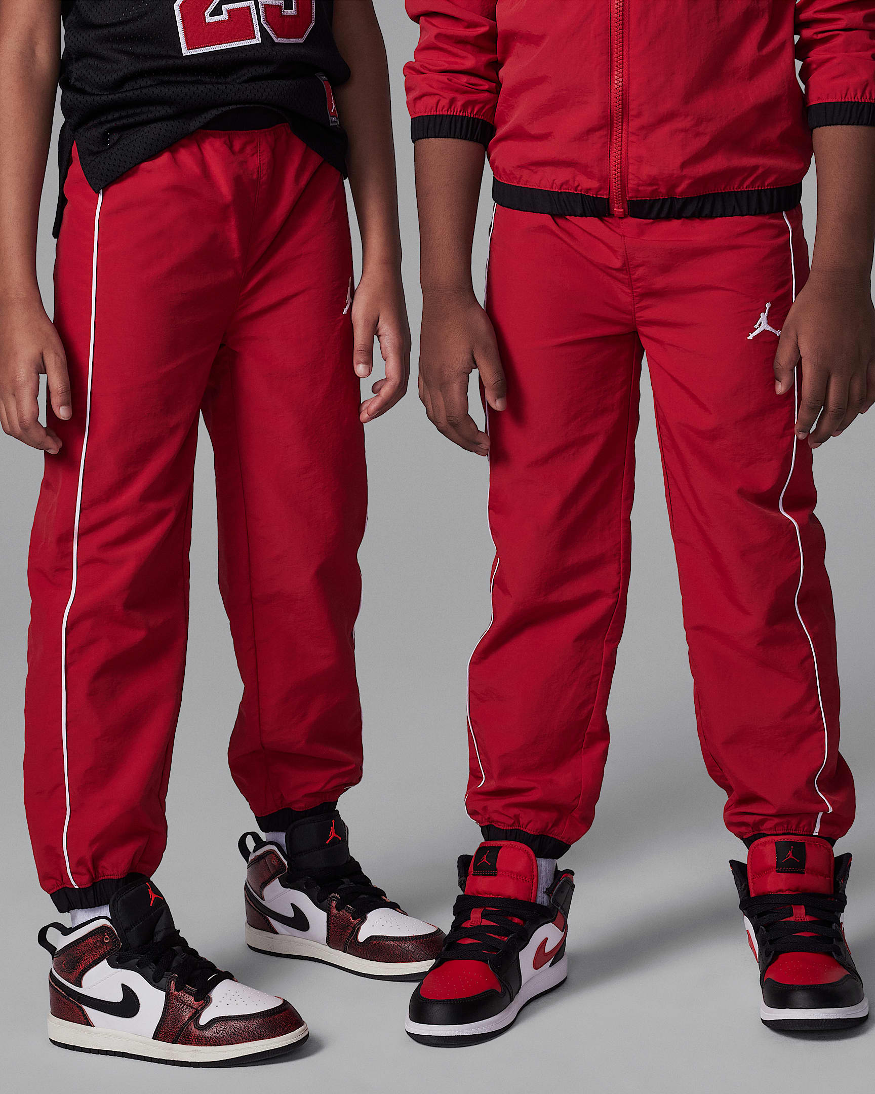 Jordan Little Kids' 2-Piece Windbreaker Piping Set. Nike.com