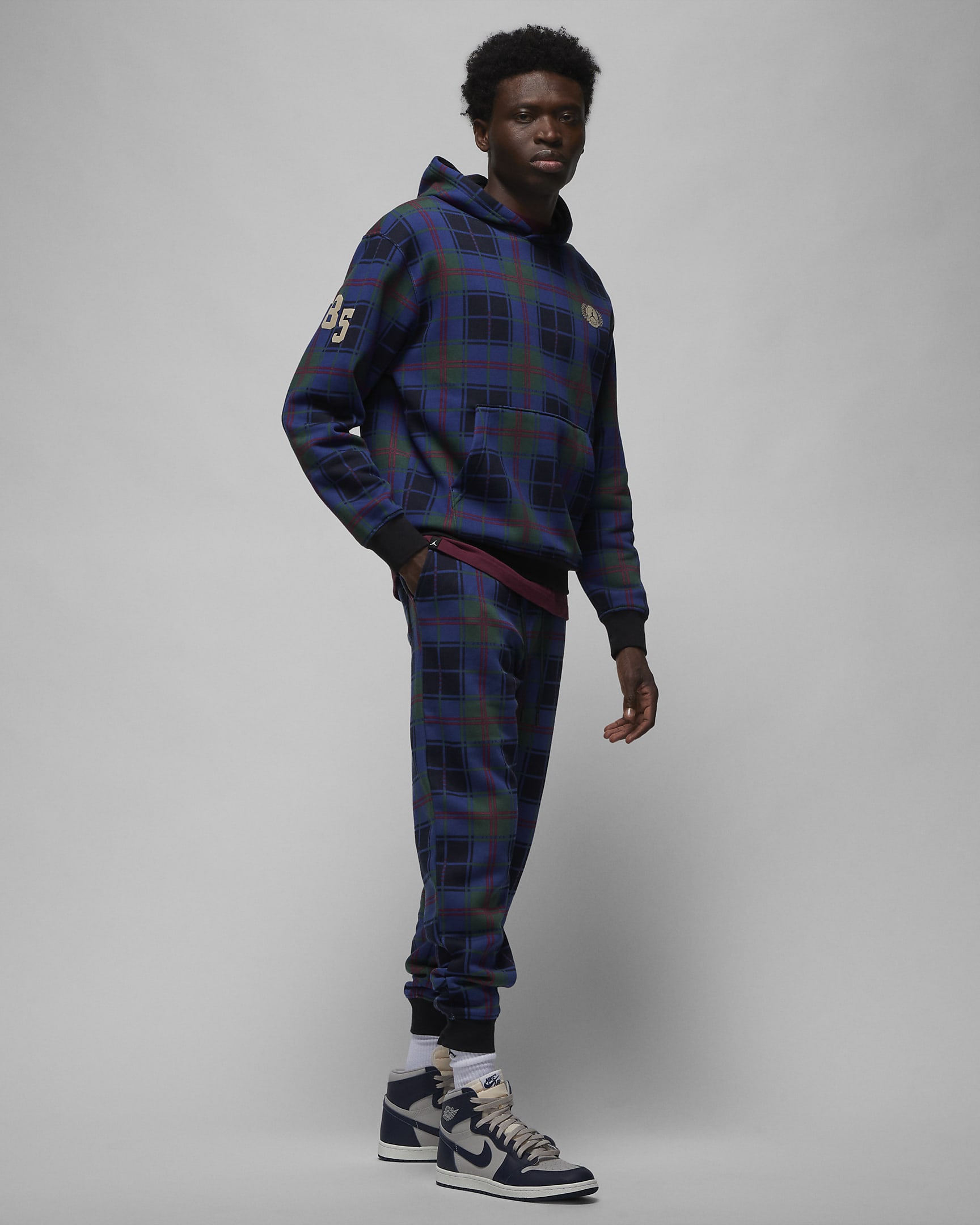 Jordan Essential Holiday Men's Hoodie. Nike IN