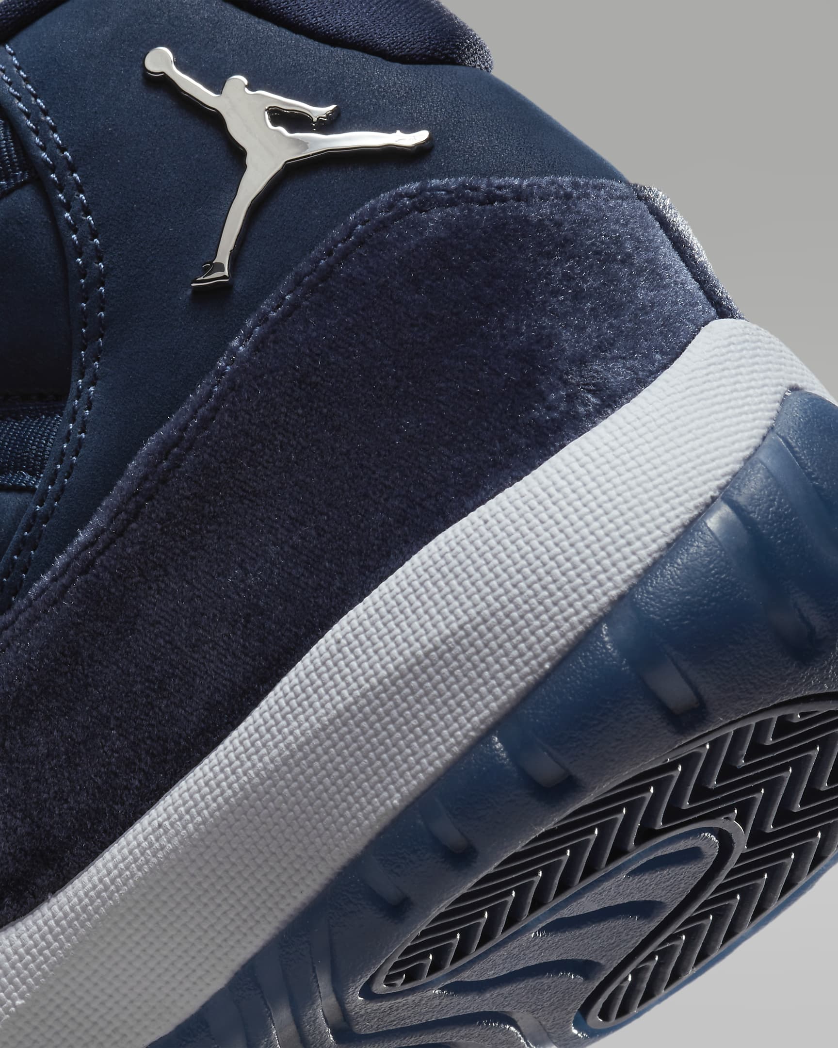 Air Jordan 11 Retro Women's Shoes. Nike HU