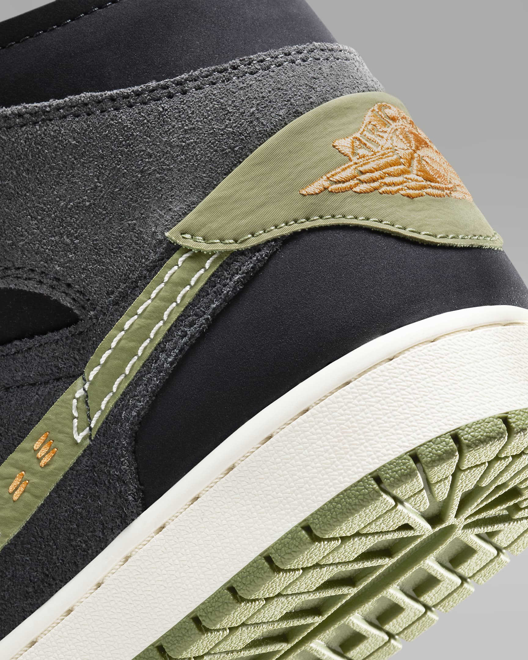 Air Jordan 1 Mid SE Craft Men's Shoes. Nike FI