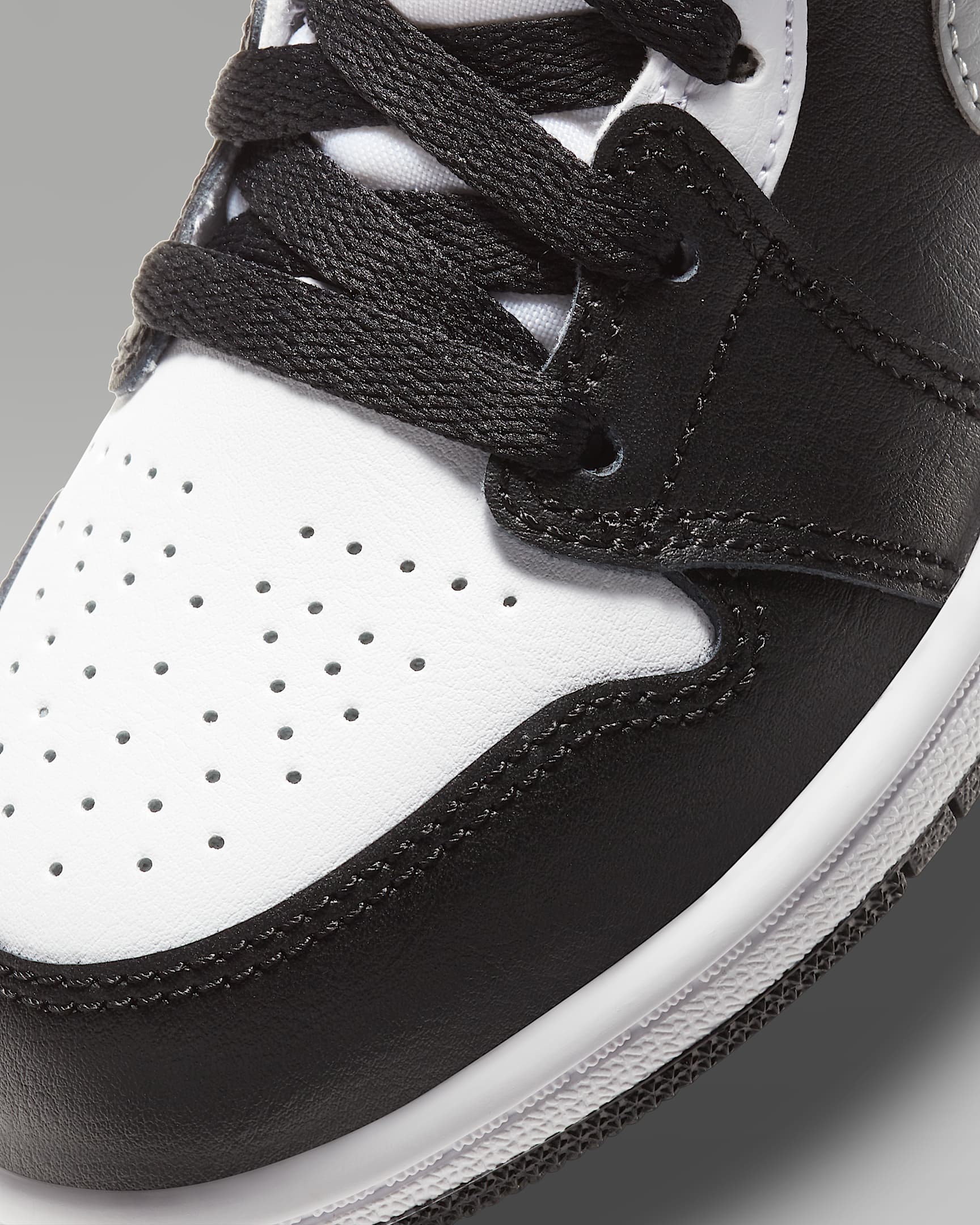 Jordan 1 Mid Younger Kids' Shoe. Nike UK