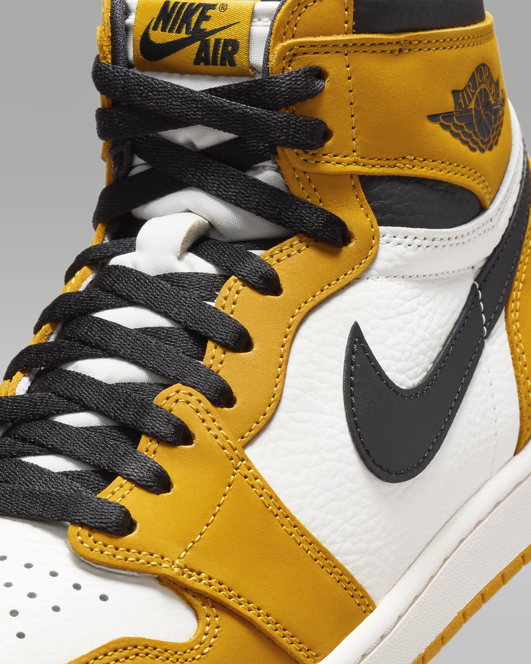 Air Jordan 1 Retro High OG 'Yellow Ochre' Men's Shoes. Nike HR