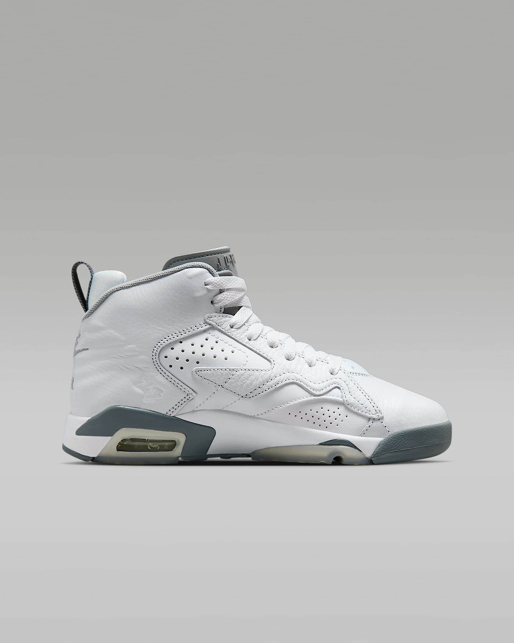 Jumpman MVP Older Kids' Shoes. Nike PT