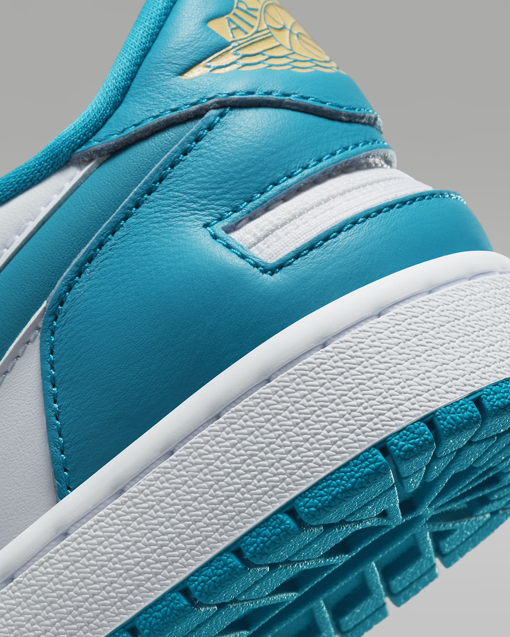 Air Jordan 1 Low FlyEase Men's Easy On/Off Shoes. Nike NL
