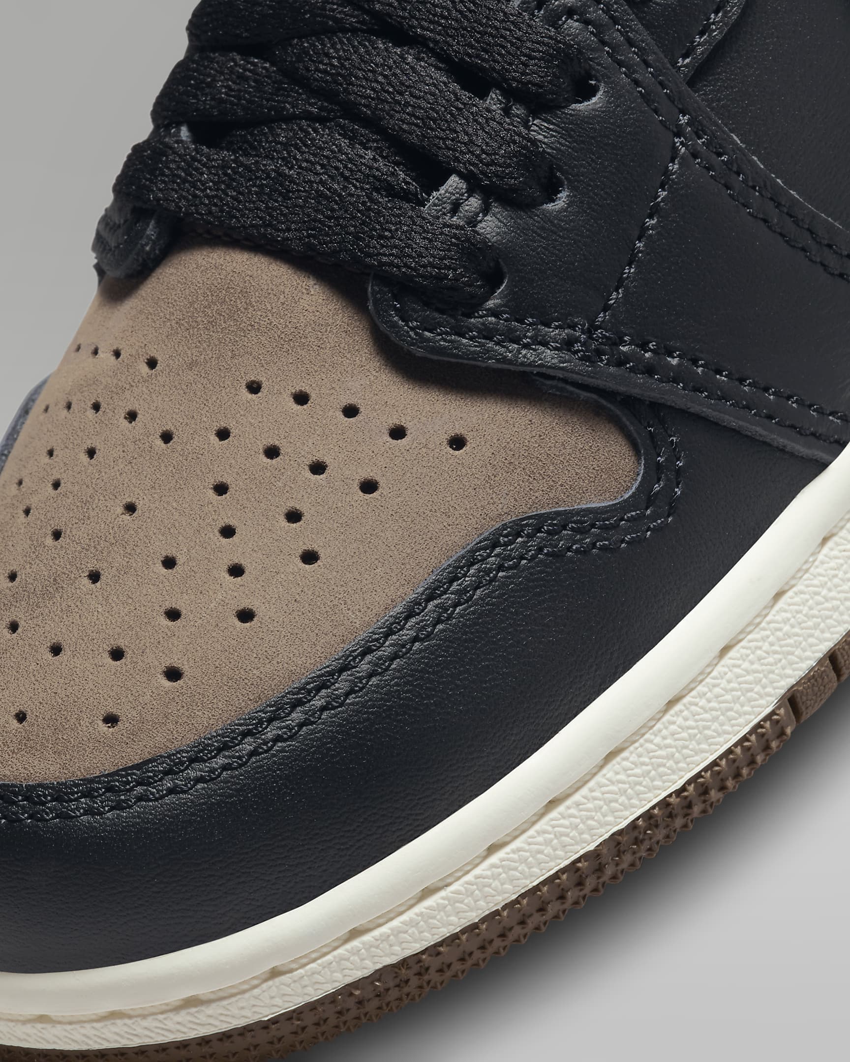 Air Jordan 1 High OG Big Kids' Shoes. Nike JP