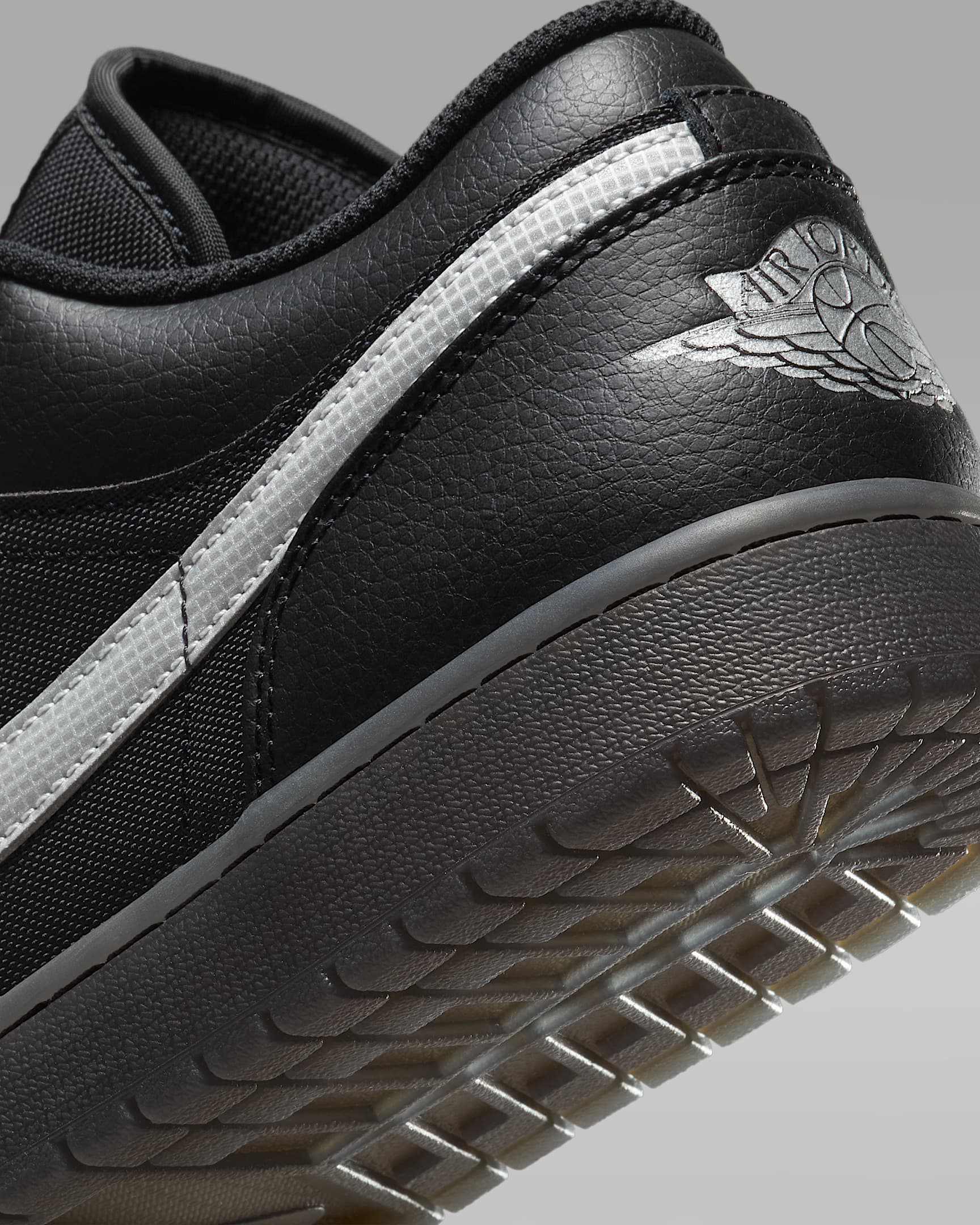 Air Jordan 1 Low SE Men's Shoes. Nike IN