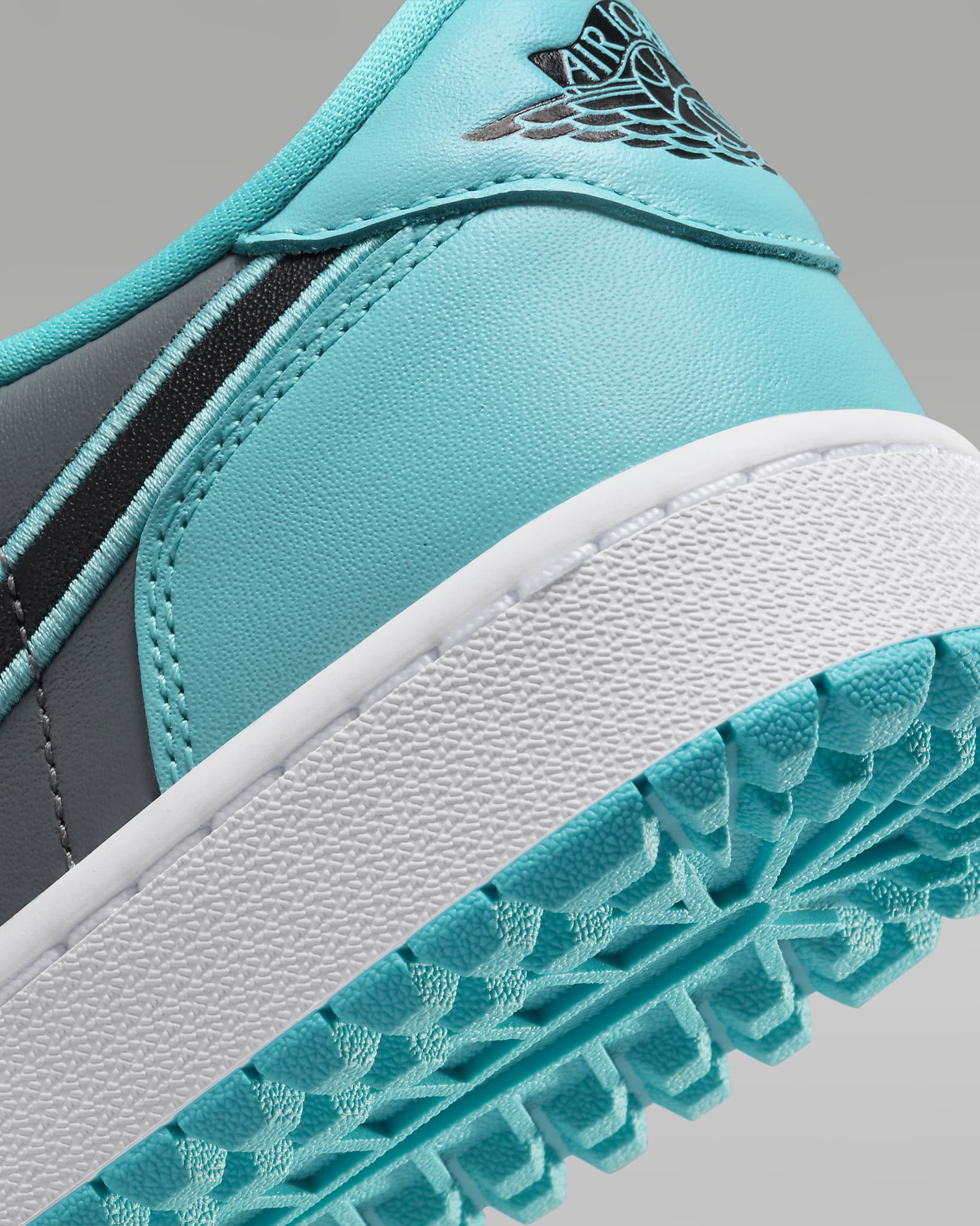 Air Jordan 1 Low G Men's Golf Shoes. Nike BE