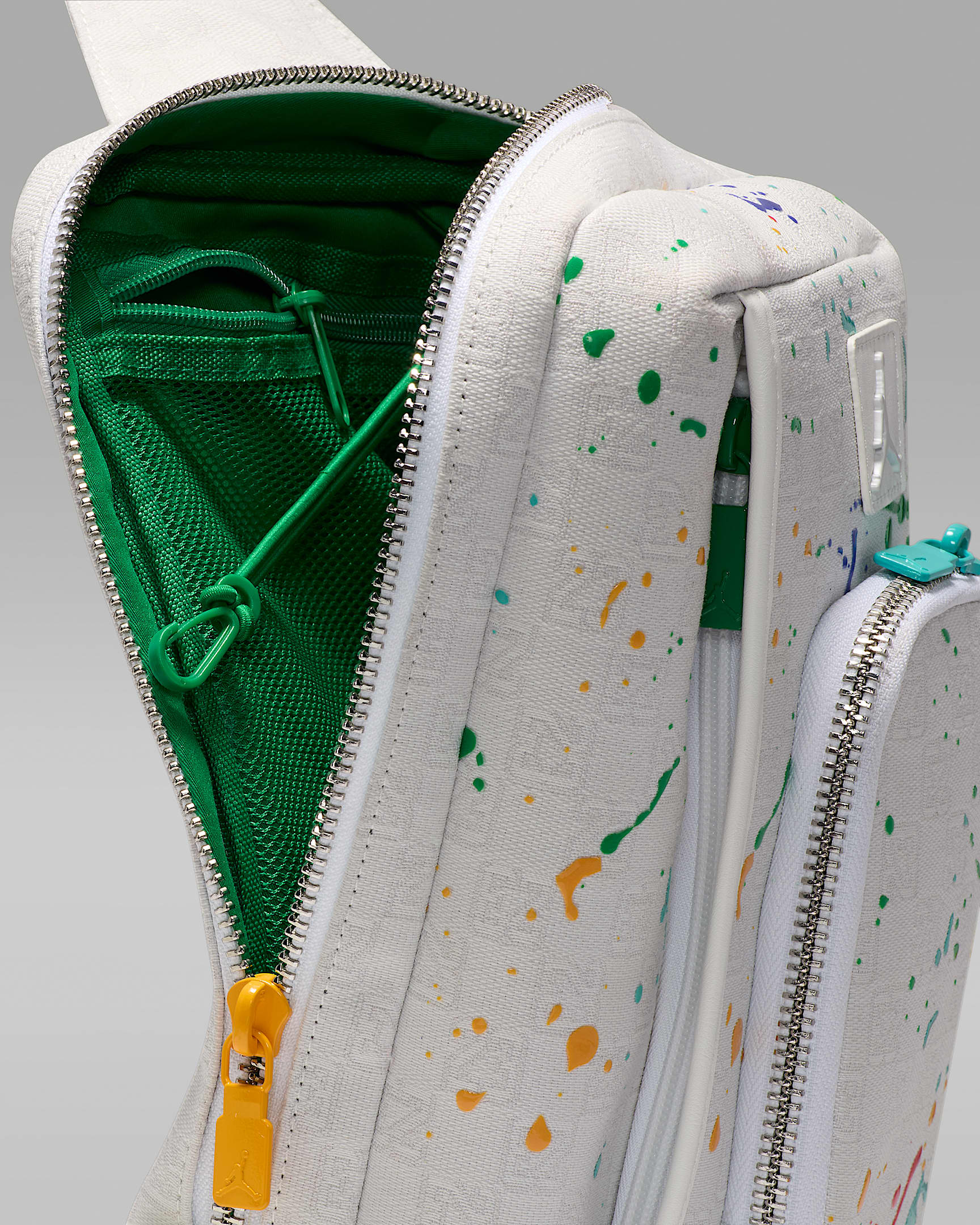 Jordan 23 Monogram Sling Bag (3L). Nike JP