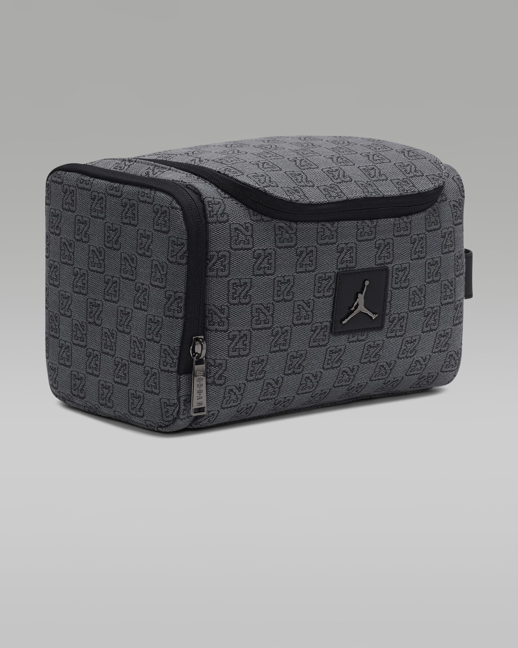 Jordan Monogram Dopp Kit (5.9L). Nike DK