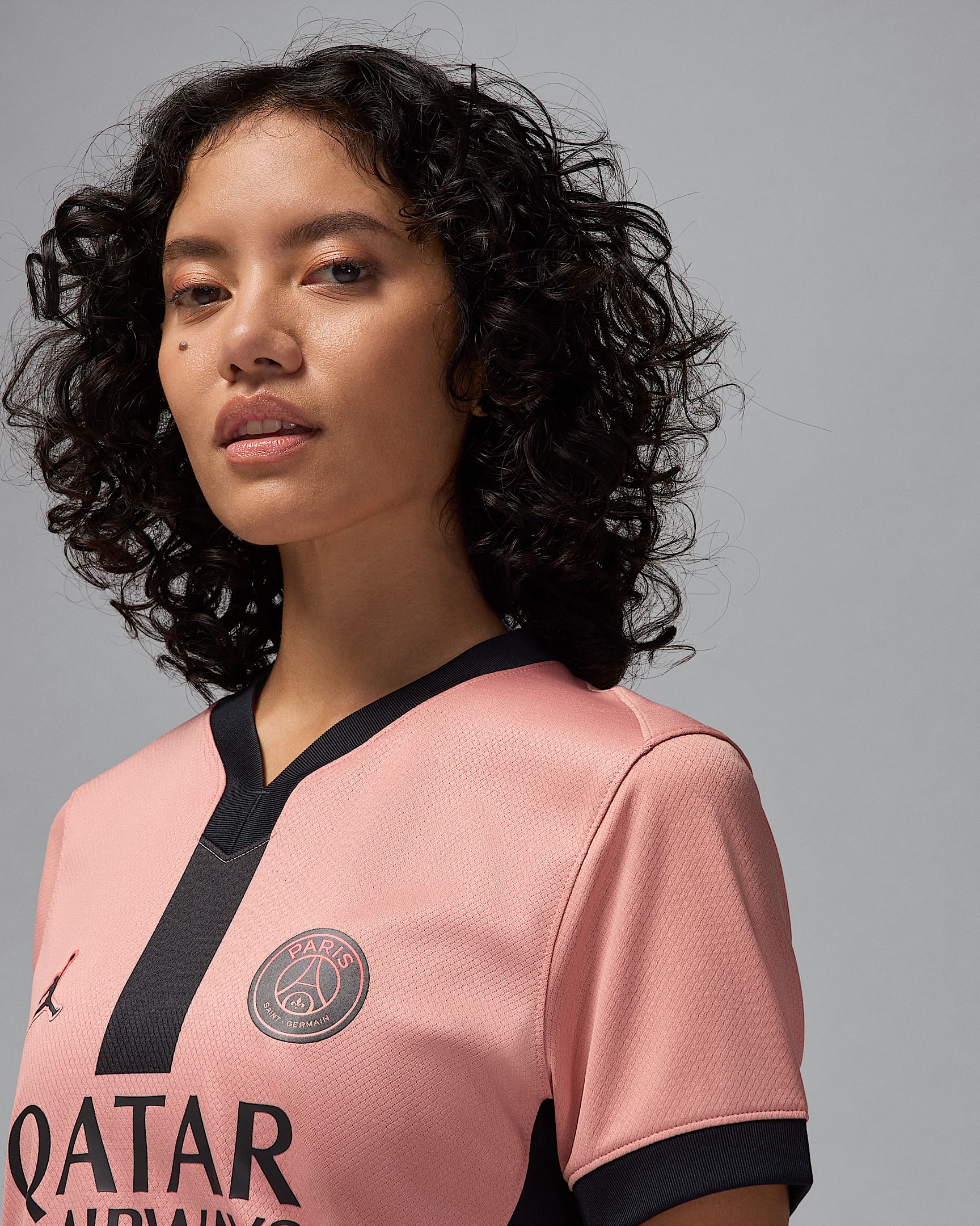 Paris Saint-Germain 2024/25 Stadium Third Women's Jordan Dri-FIT Football Replica Shirt. Nike NL