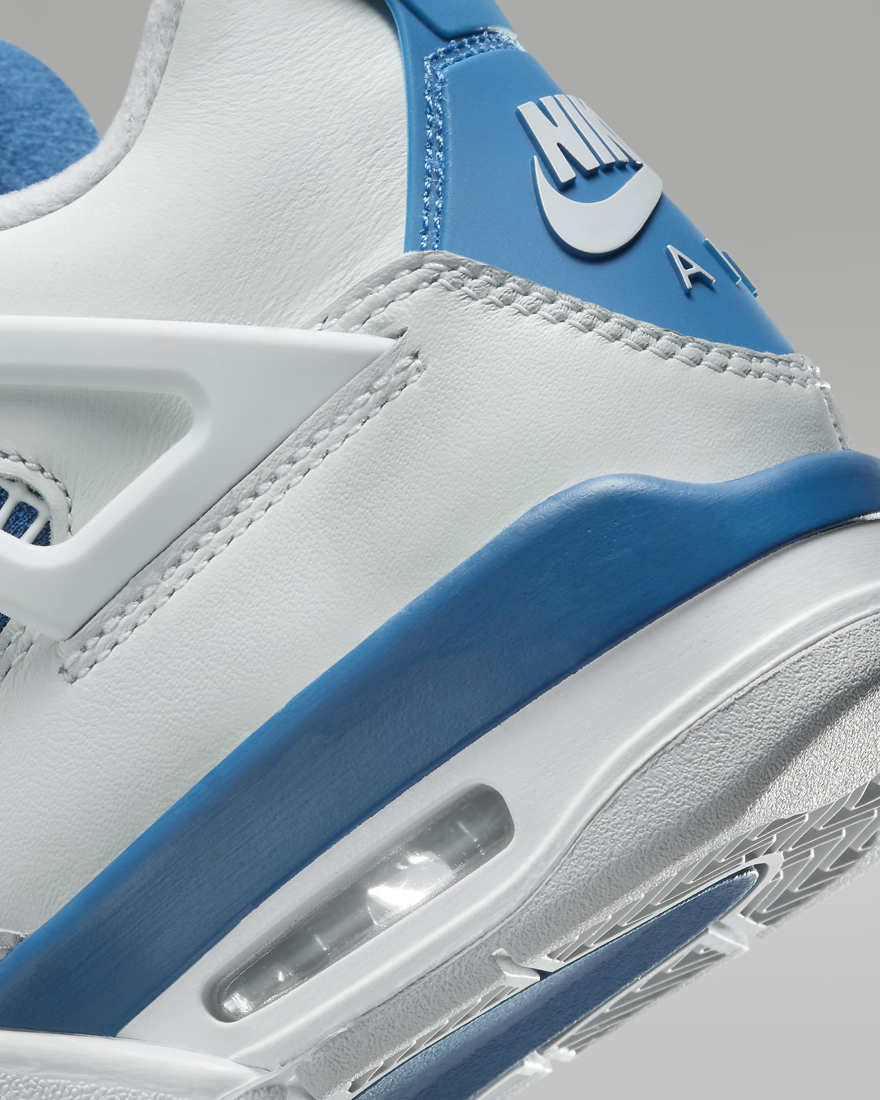 Air Jordan 4 Retro 'Industrial Blue' Older Kids' Shoes. Nike SG