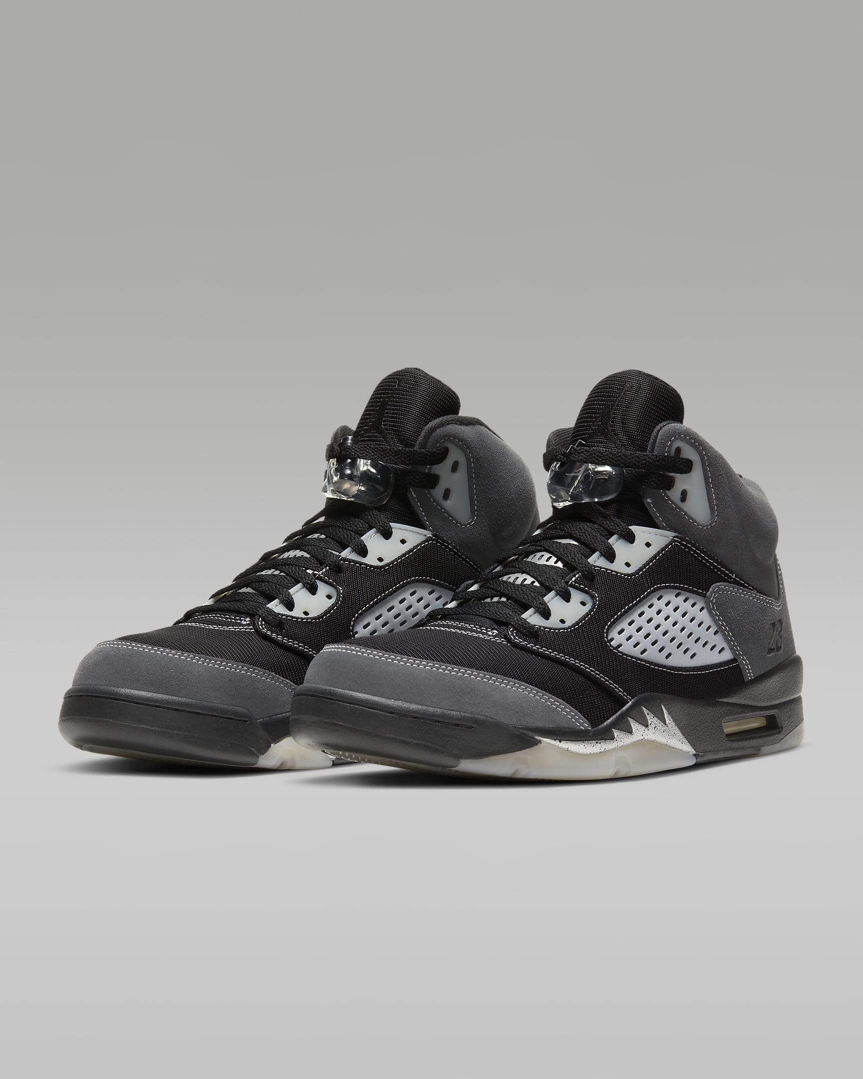 Air Jordan 5 Retro Men's Shoe. Nike IN