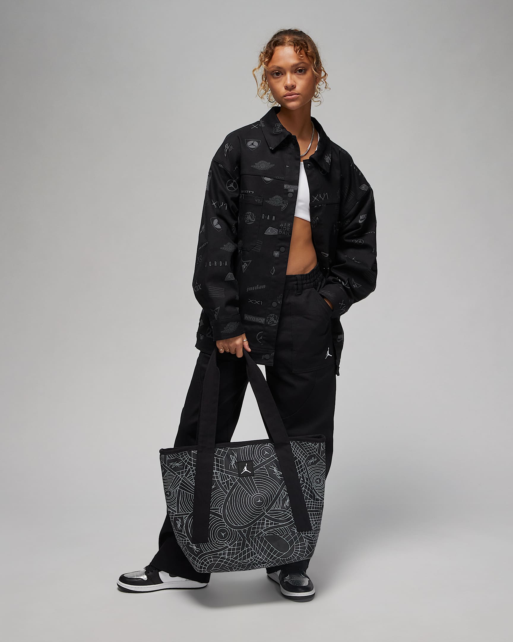 Jordan Women's Trucker Jacket. Nike IE