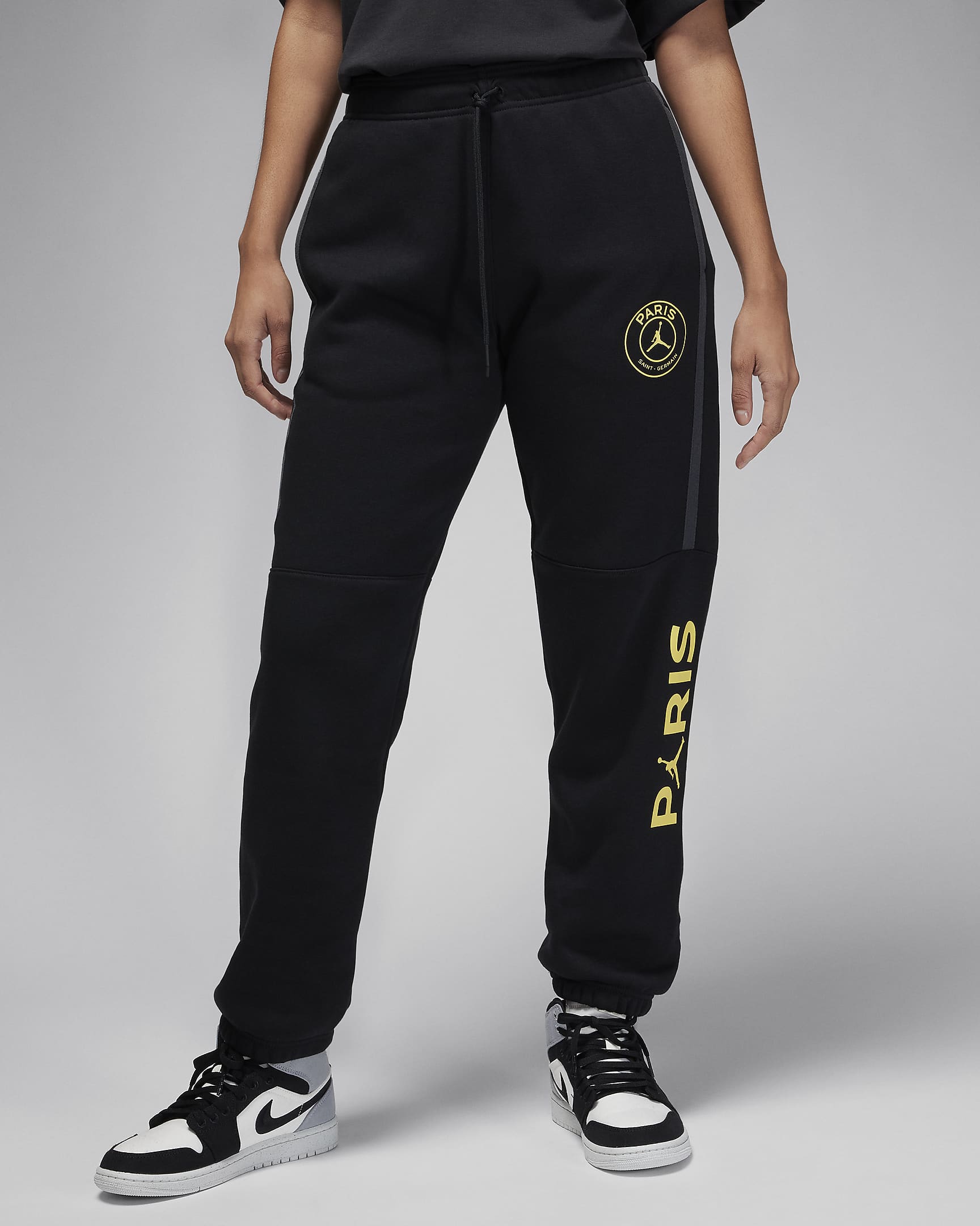 Paris Saint-Germain Brooklyn Fleece Women's Jordan Football Graphic ...