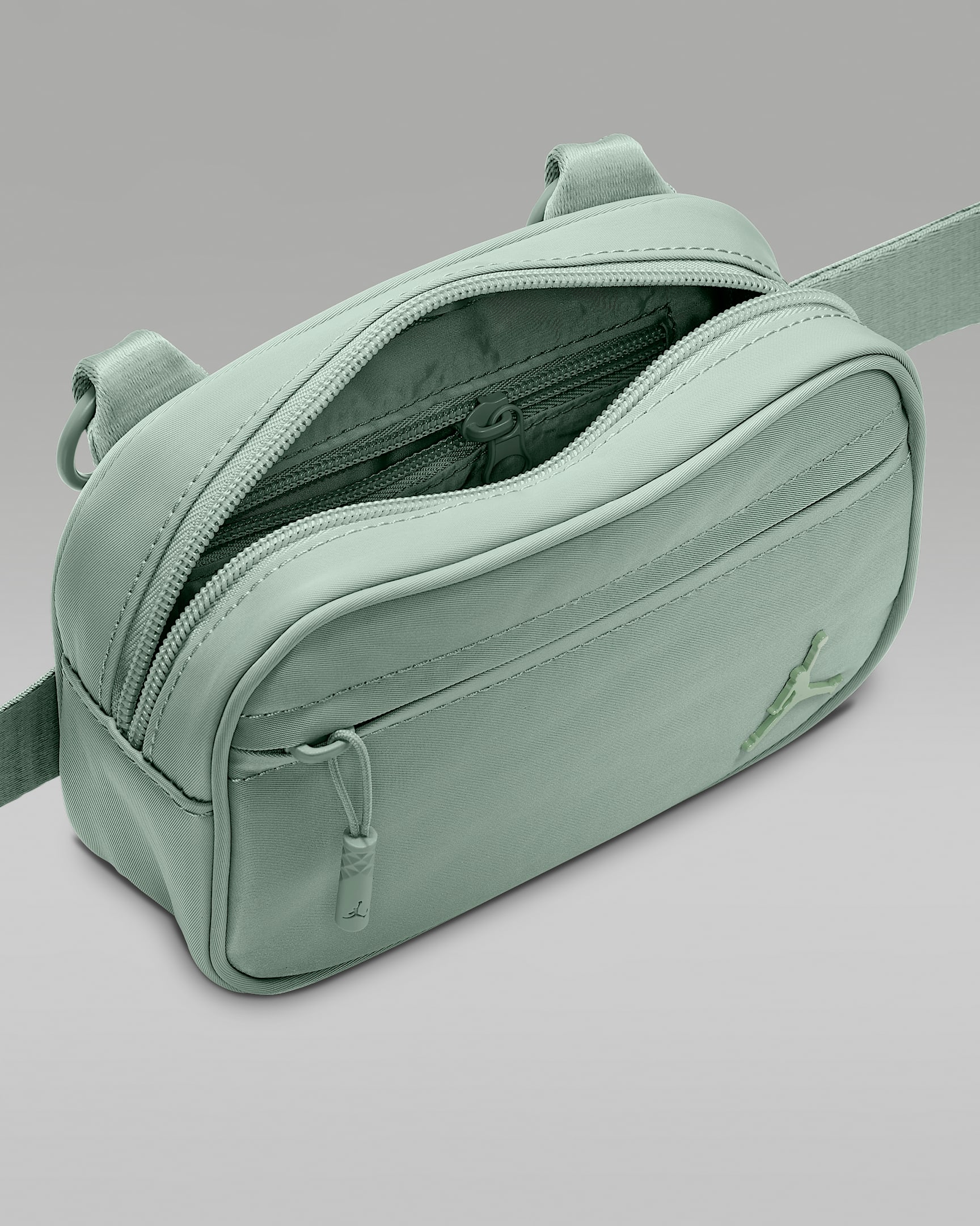 Jordan Alpha Camera Bag (1L). Nike.com