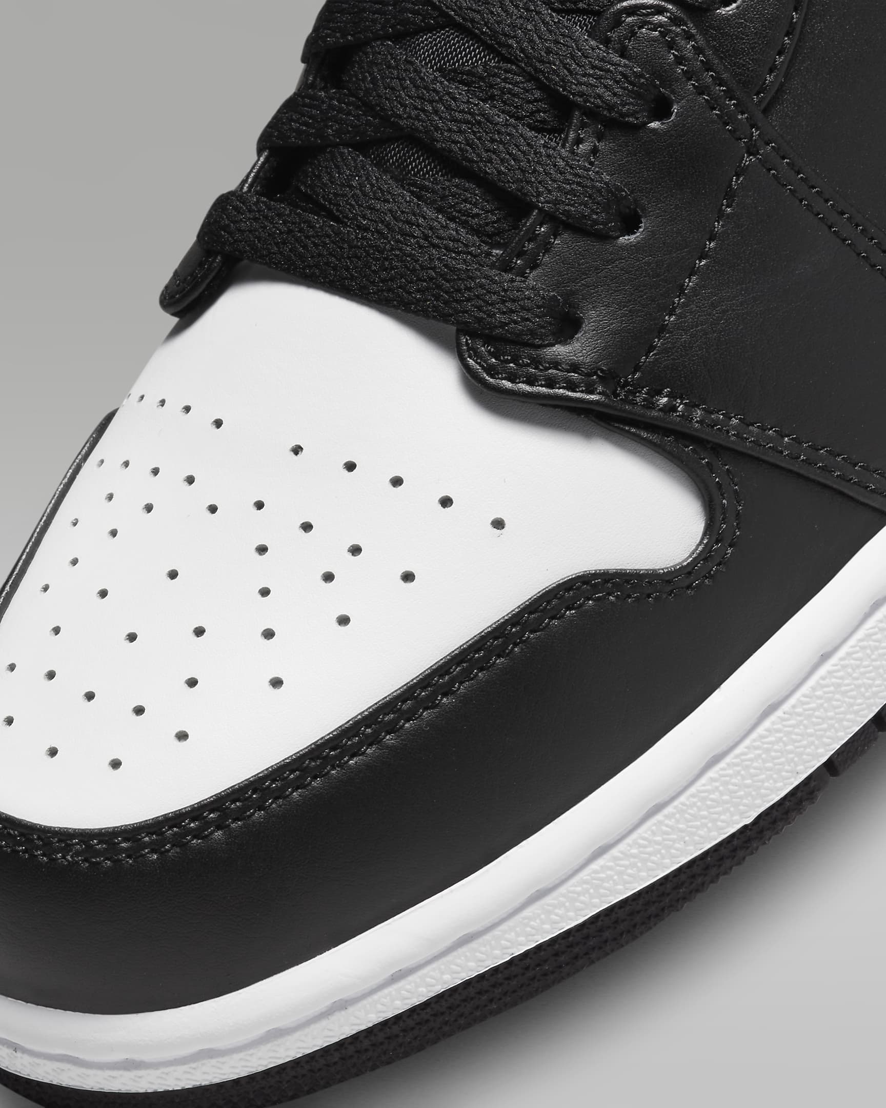 Air Jordan 1 Low Men's Shoes. Nike CH