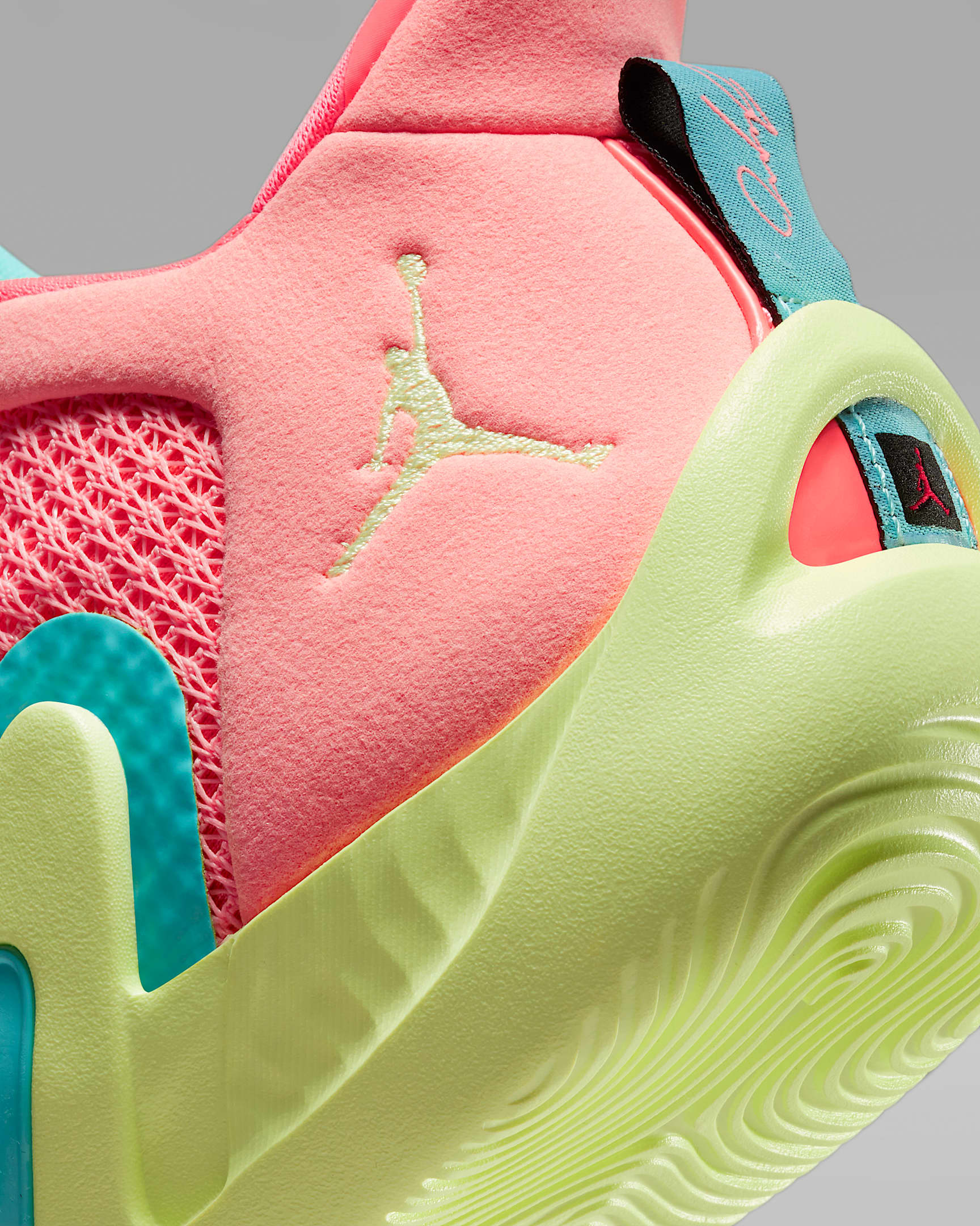 Tatum 1 "Pink Lemonade" Older Kids' Shoes. Nike SG