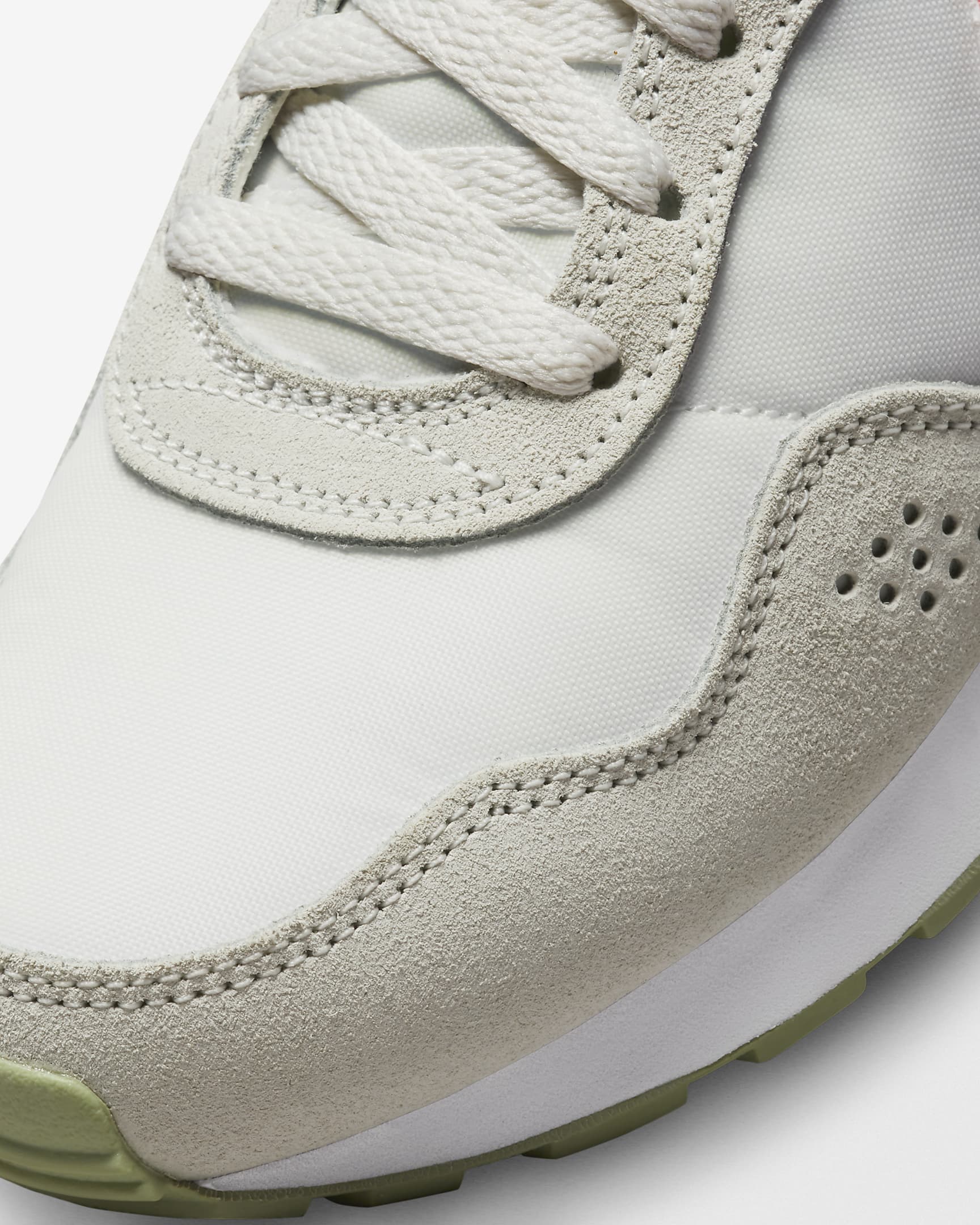 Nike MD Valiant Older Kids' Shoe. Nike MY