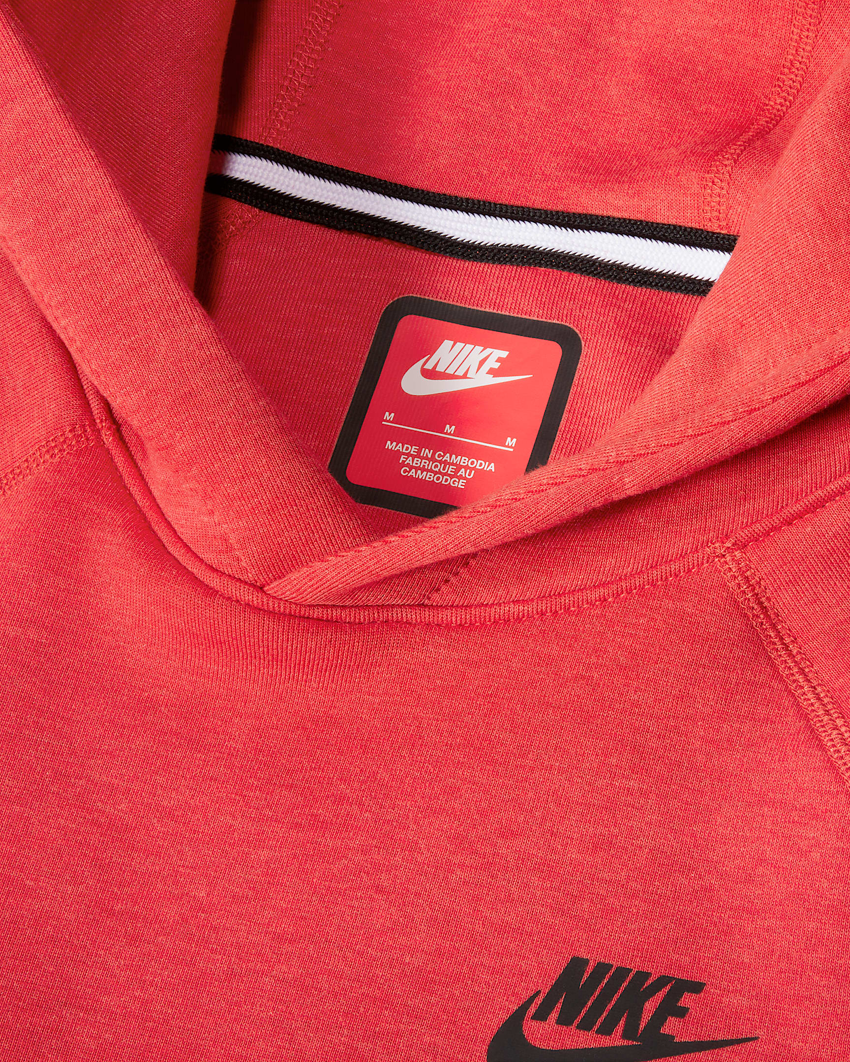 Nike Sportswear Tech Fleece Older Kids' (Boys') Pullover Hoodie. Nike LU