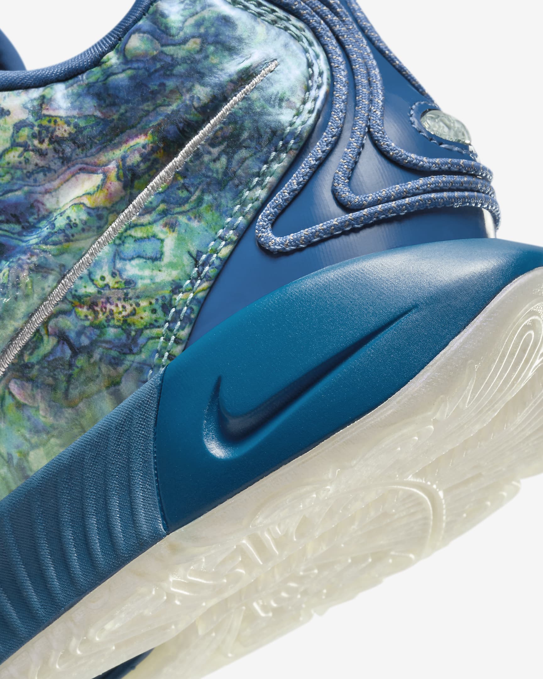 LeBron XXI 'Abalone' EP Basketball Shoes. Nike VN