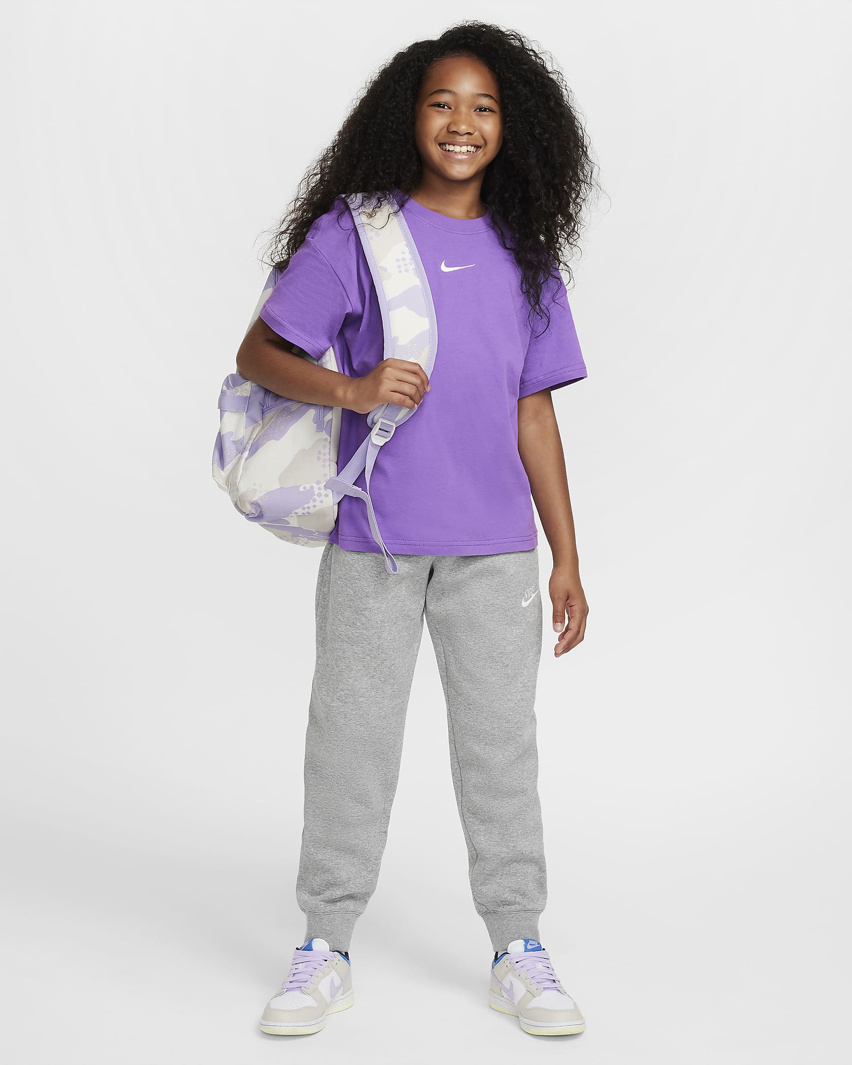 Nike Sportswear Essential Big Kids' (Girls') T-Shirt. Nike.com