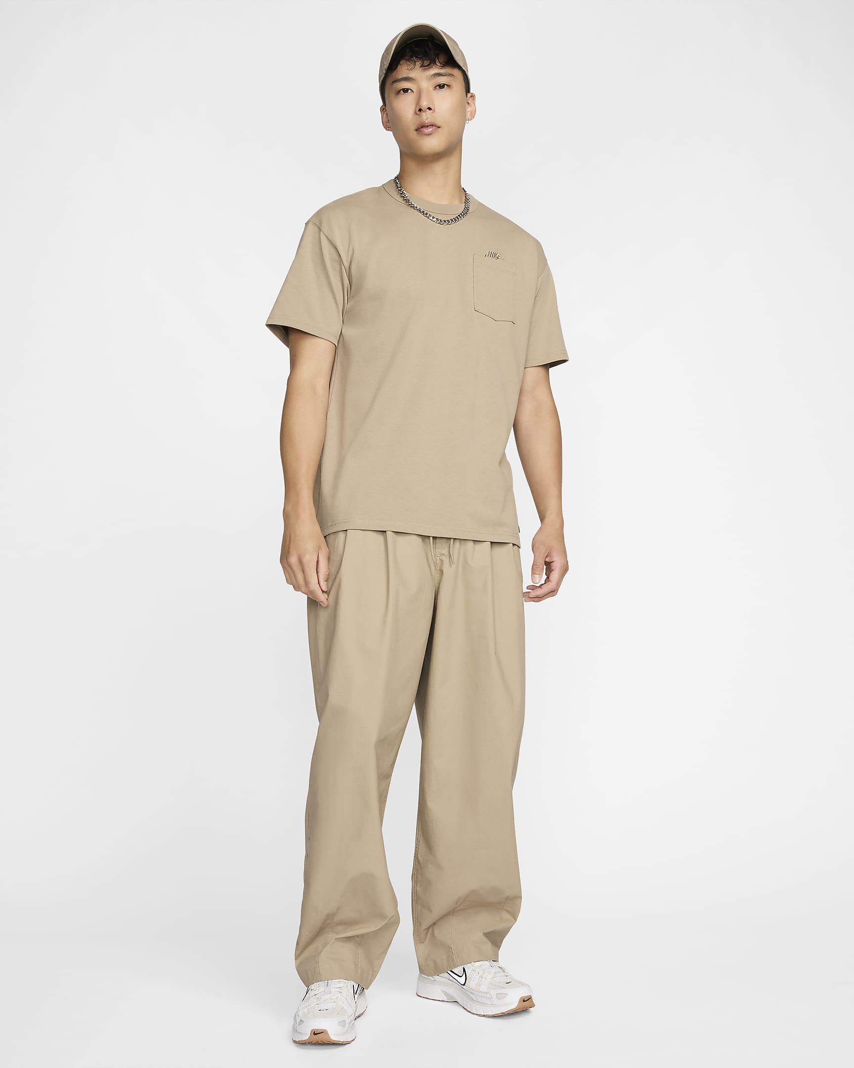 Nike Sportswear Premium Essentials Men's Pocket T-Shirt. Nike.com