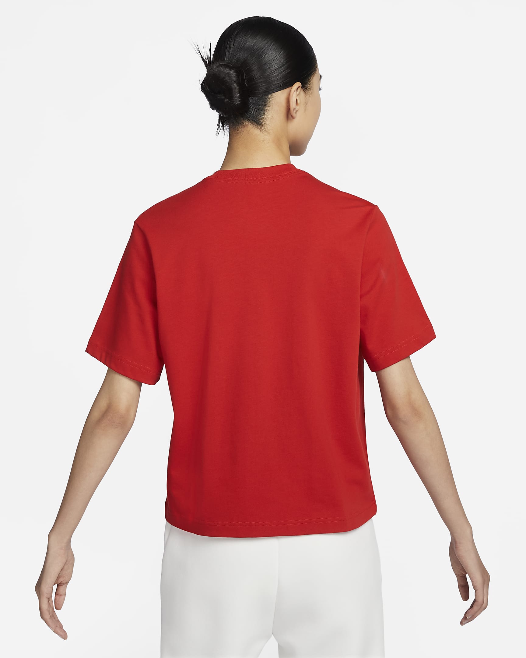 Nike Sportswear Essential 女款寬版 T 恤。Nike TW