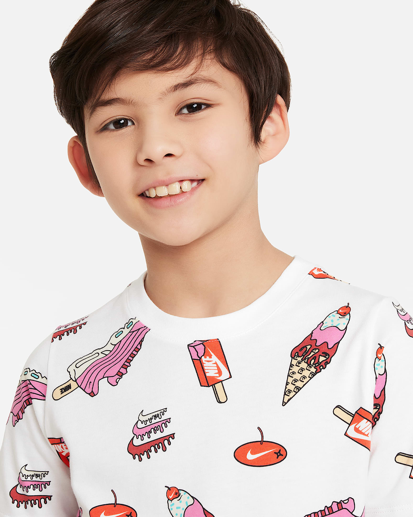 Nike Sportswear Older Kids' T-Shirt. Nike SG