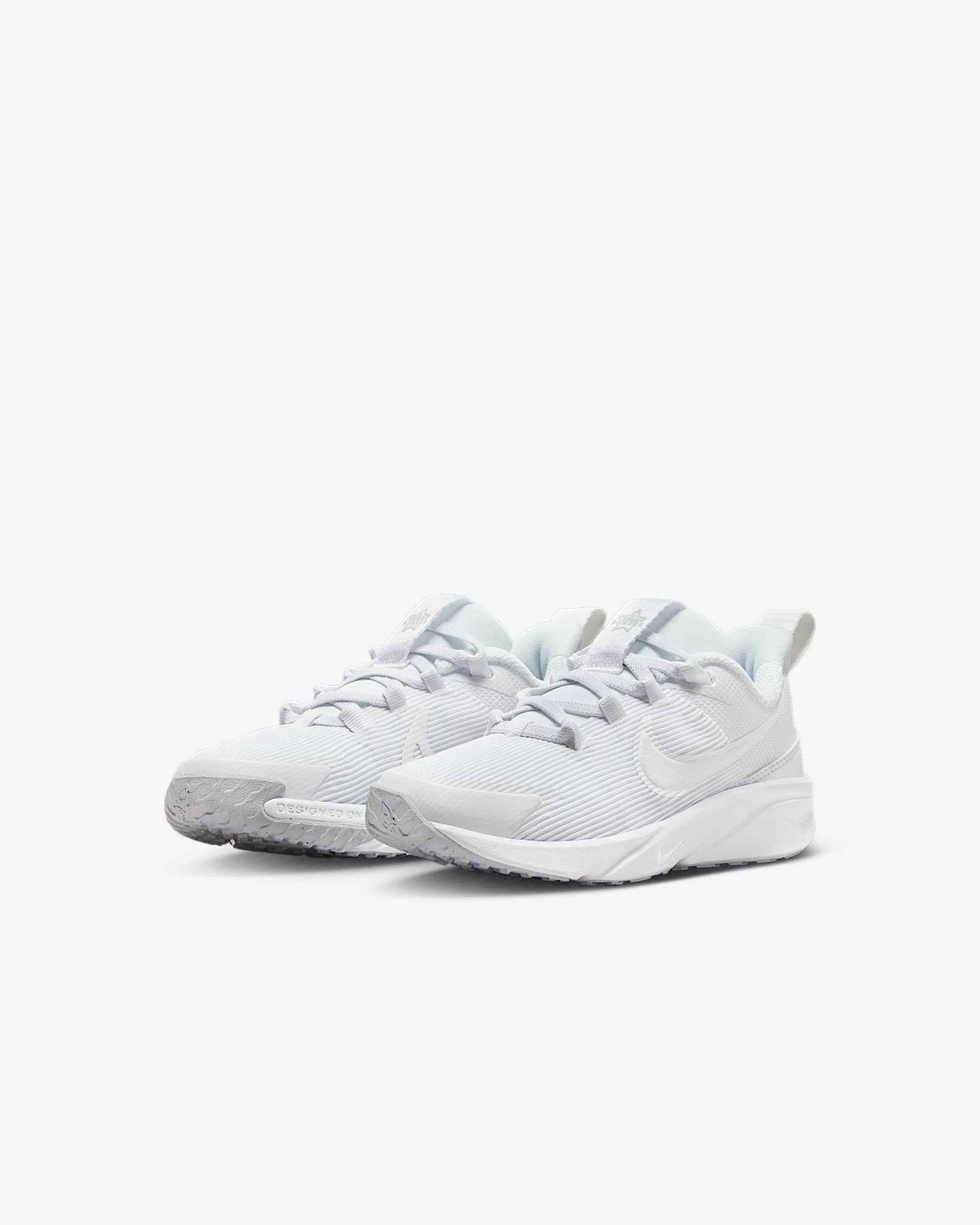 Nike Star Runner 4 Younger Kids' Shoes. Nike CH