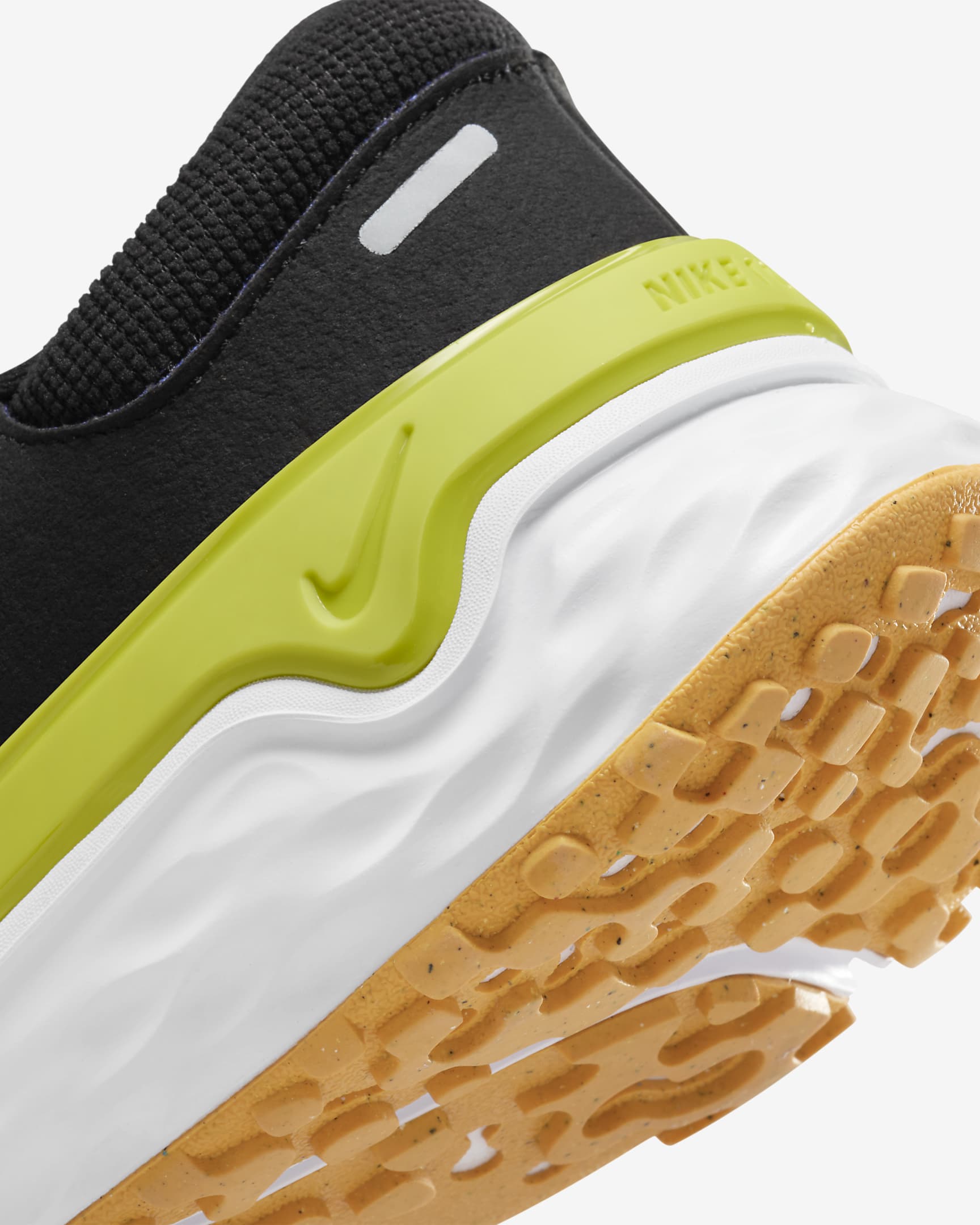 Nike Renew Run 4 男款路跑鞋。Nike TW