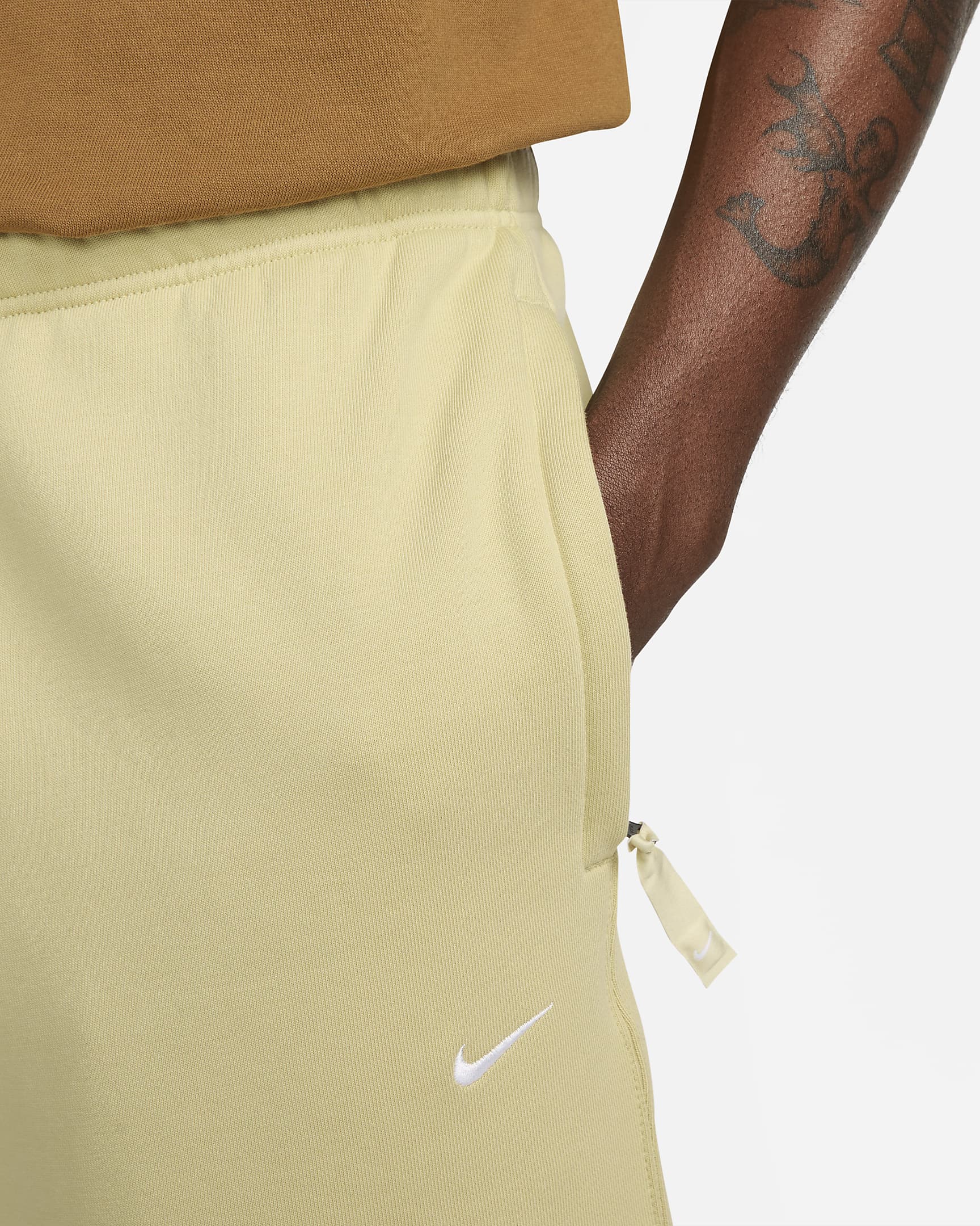Nike Solo Swoosh Men's Fleece Trousers. Nike CA