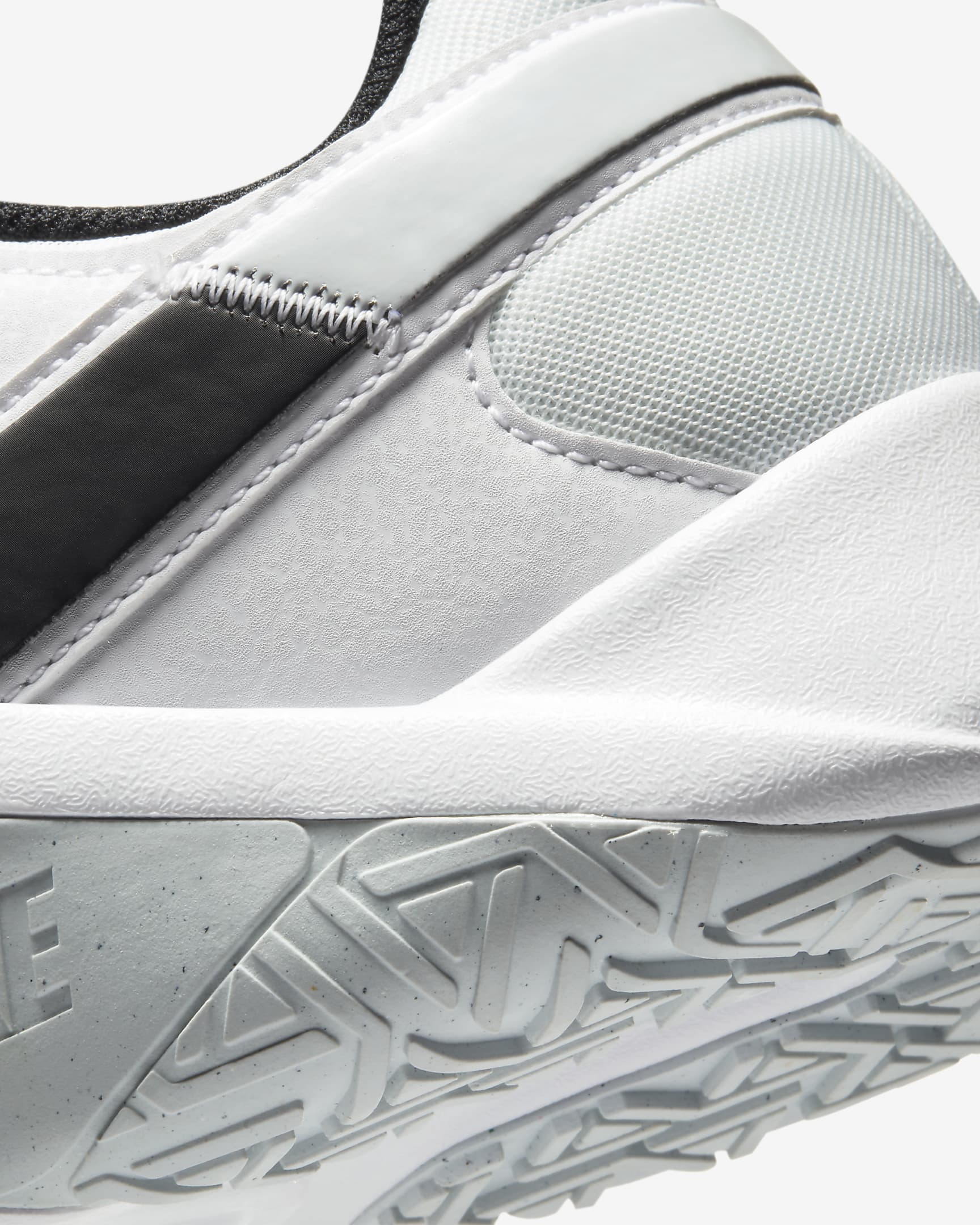 Nike Legend Essential 2 Men's Training Shoe. Nike BE